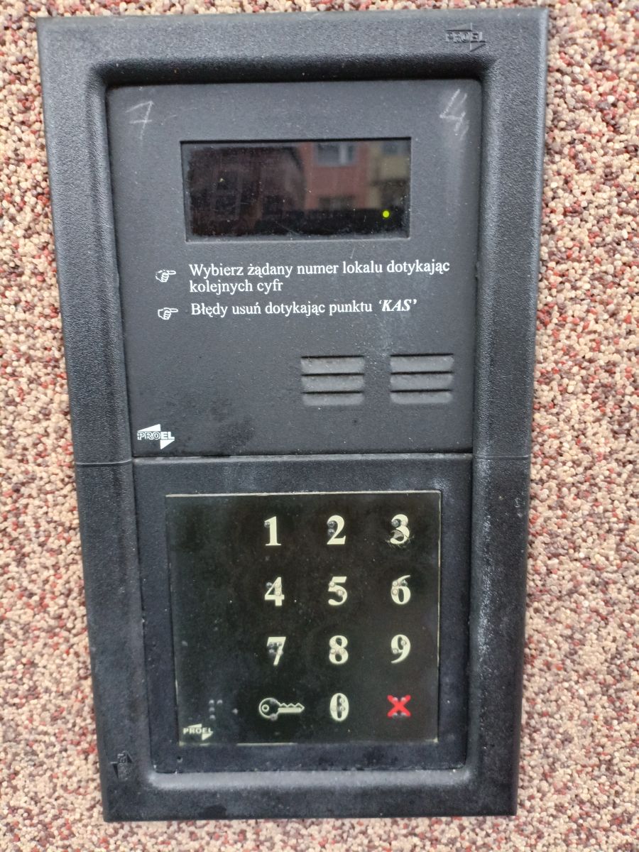 [Rozwiązano] Jak podłączyć domofon Cyfral? Instrukcje i schematy połączeń