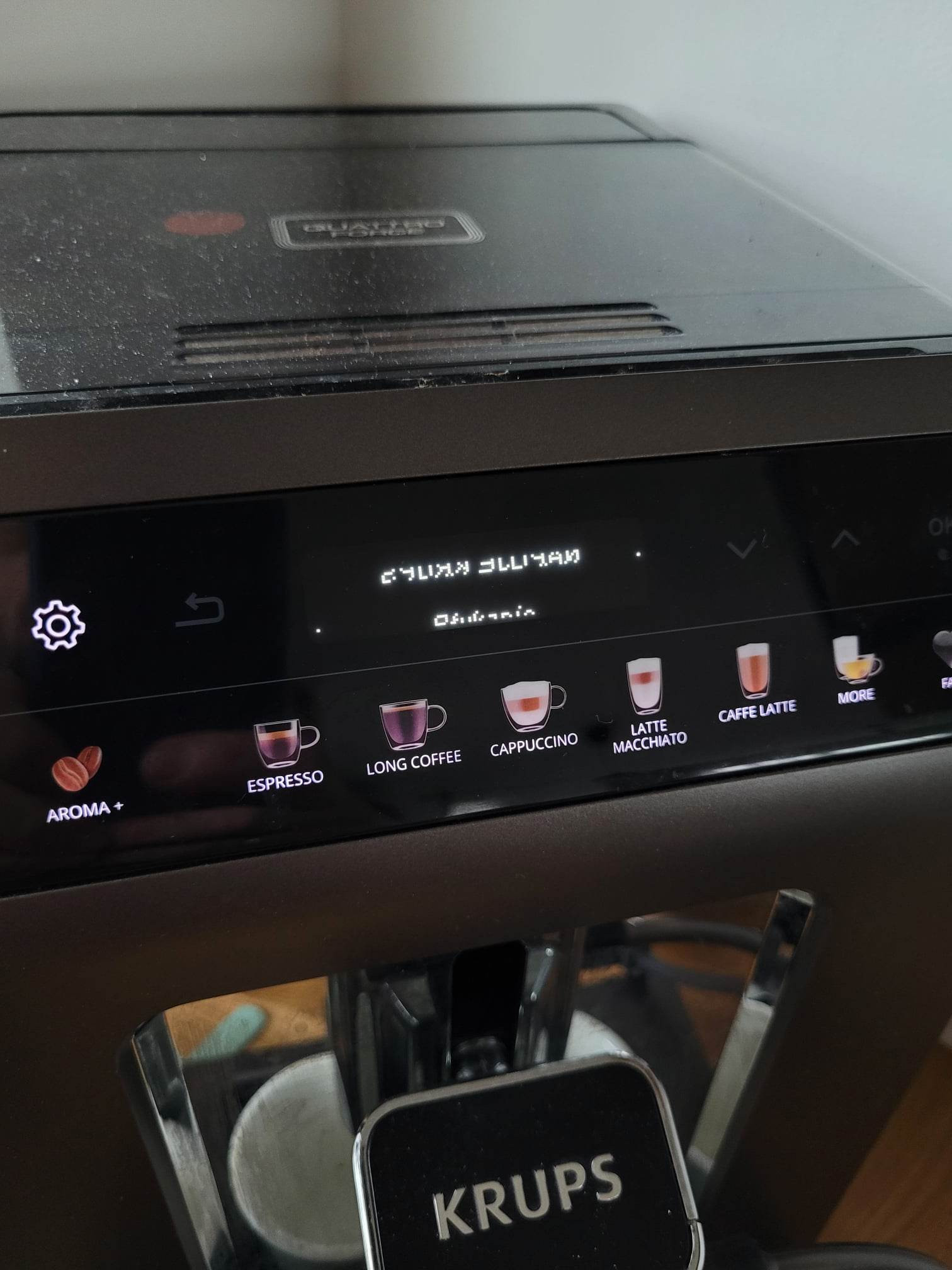 [Rozwiązano] Ekspres KRUPS EA89 (EA895E, FDB145000P) - Wariujący wyświetlacz: przyczyny i naprawa
