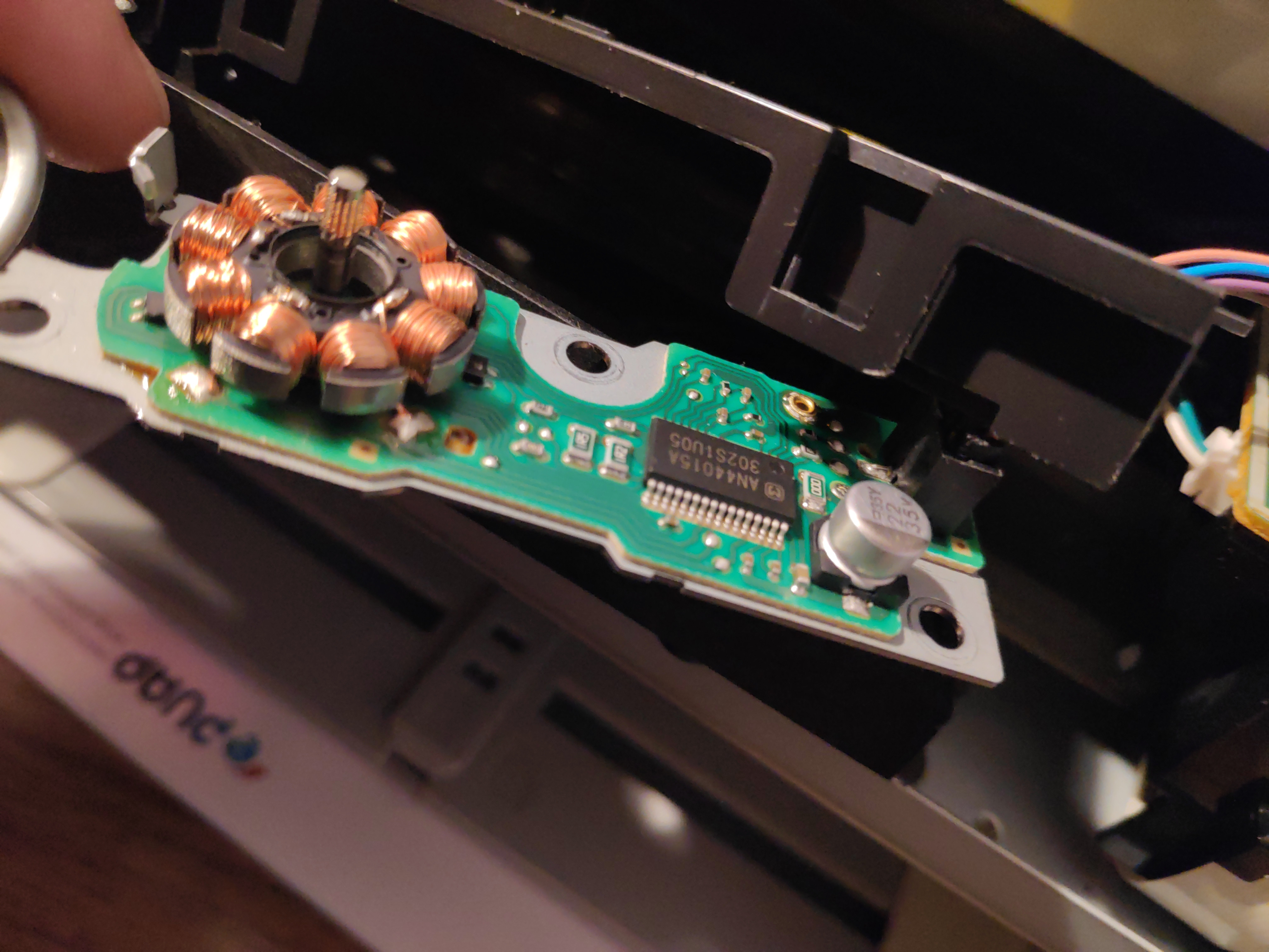 HP Laserjet 1102 - Silnik lasera nie kręci a laser (w kamerz IR) świeci ...