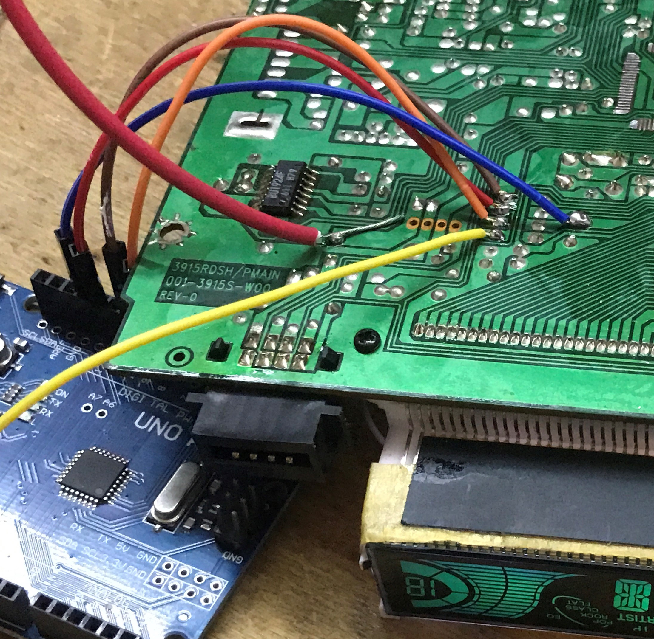 Inside a car radio, running LCD with PT6523 on Arduino