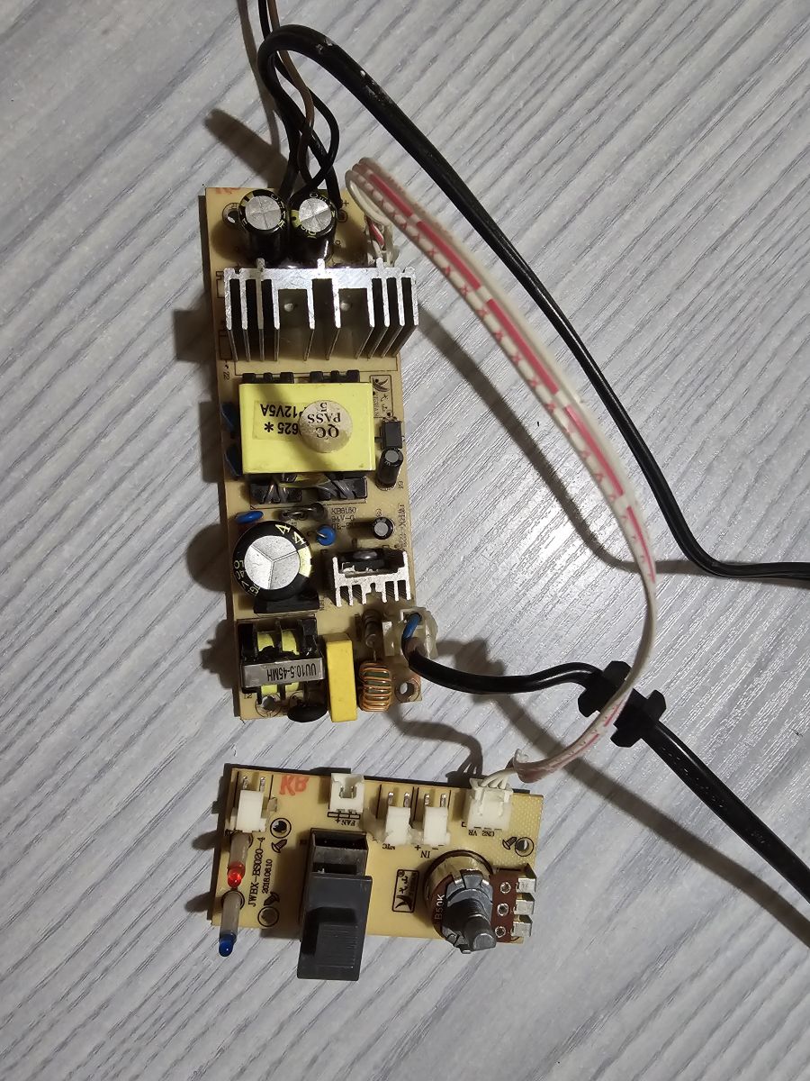 Lodówka turystyczna Crivit CEK 29 A2 - zasilacz JWBX-12V4A-D-01 nie ...