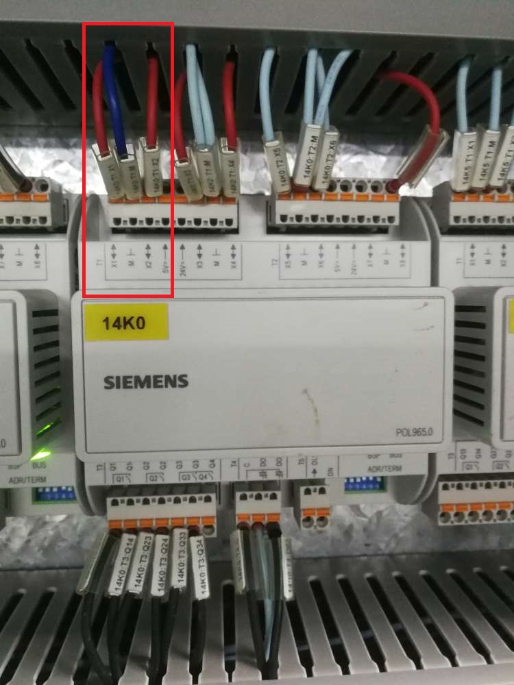 Uszkodzenie transmiterów ciśnienia Siemens QBE9002-P25U w sterowniku ...