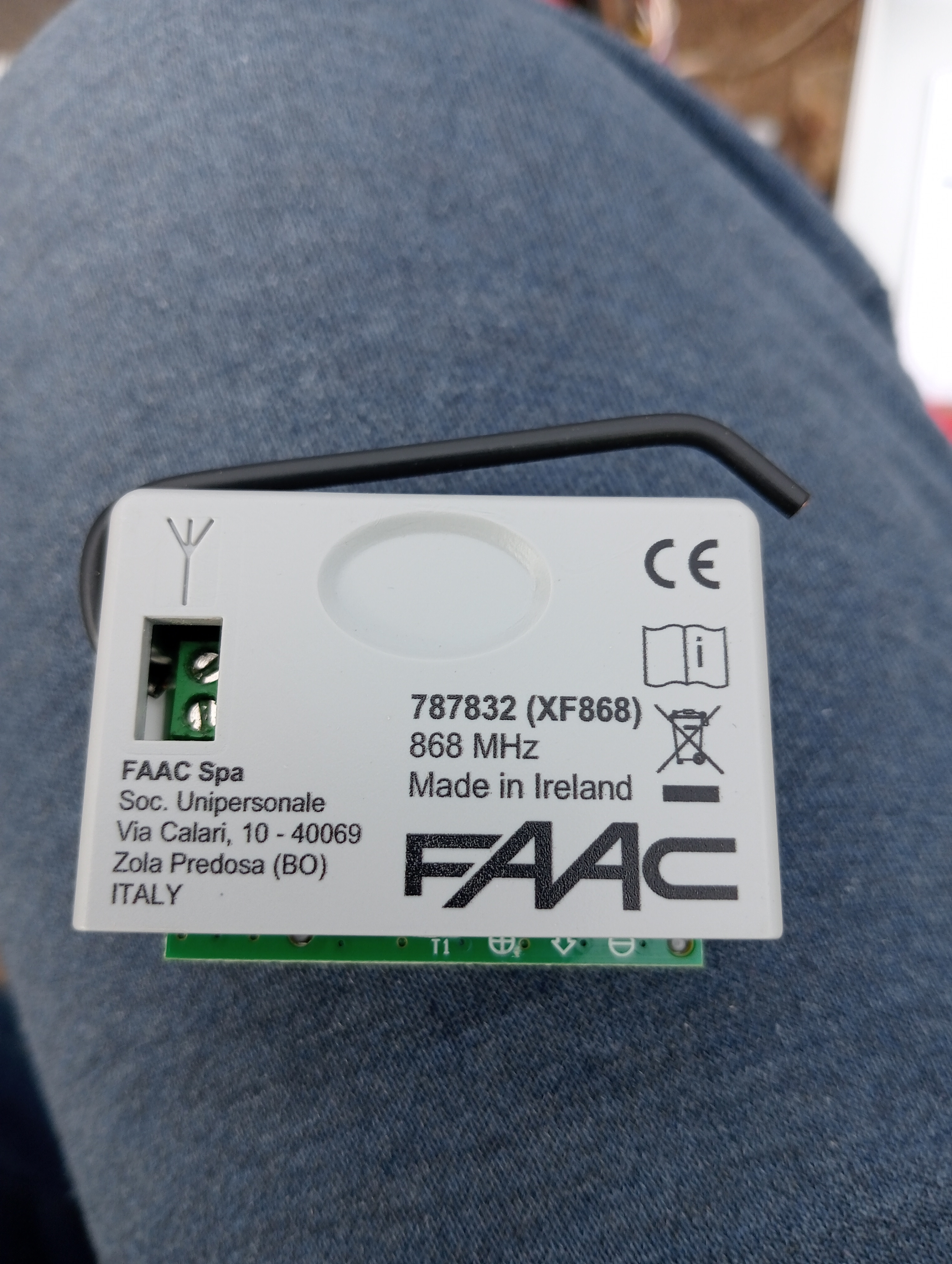 [Rozwiązano] Migające diody LD9 i LD10 w centralki Faac e024s - problem z programowaniem pilota