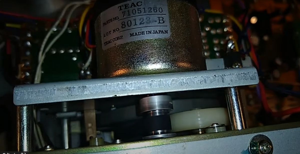 [Rozwiązano] Wymiana paska napędowego w magnetofonie Teac A-105 ...