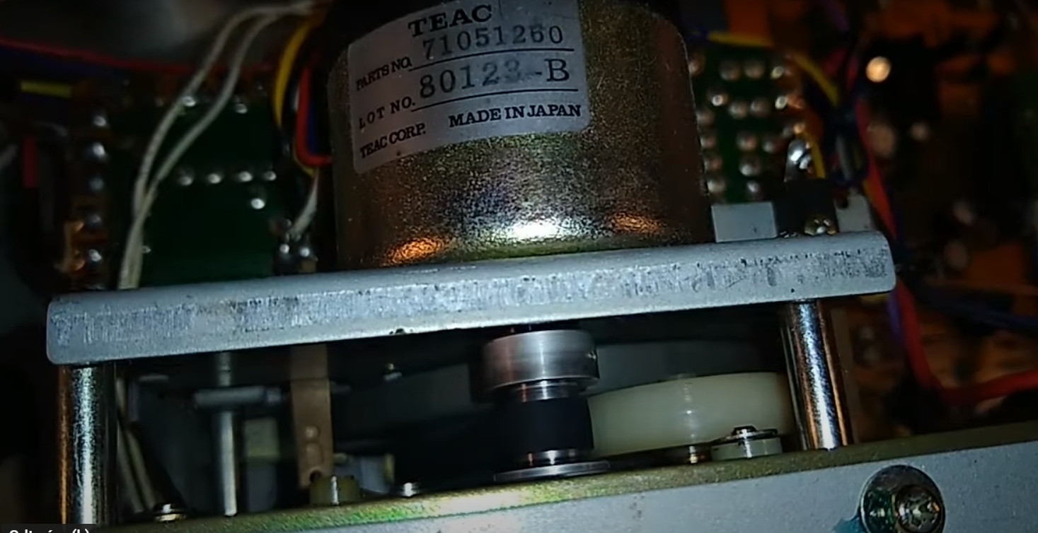 [Rozwiązano] Wymiana paska napędowego w magnetofonie Teac A-105 ...