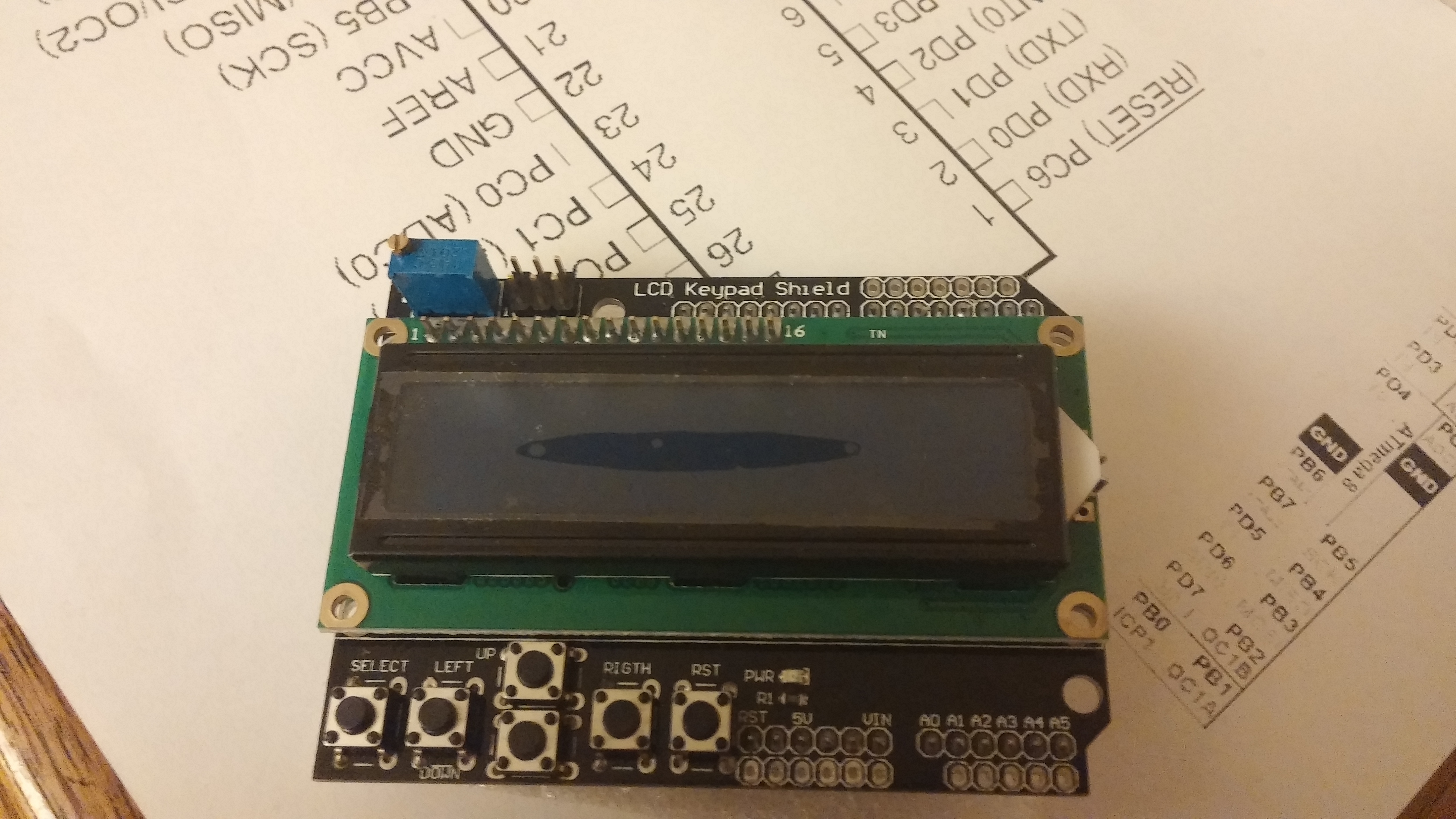 Jak podłączyć LCD keypad shield do Atmega8? Które piny użyć?