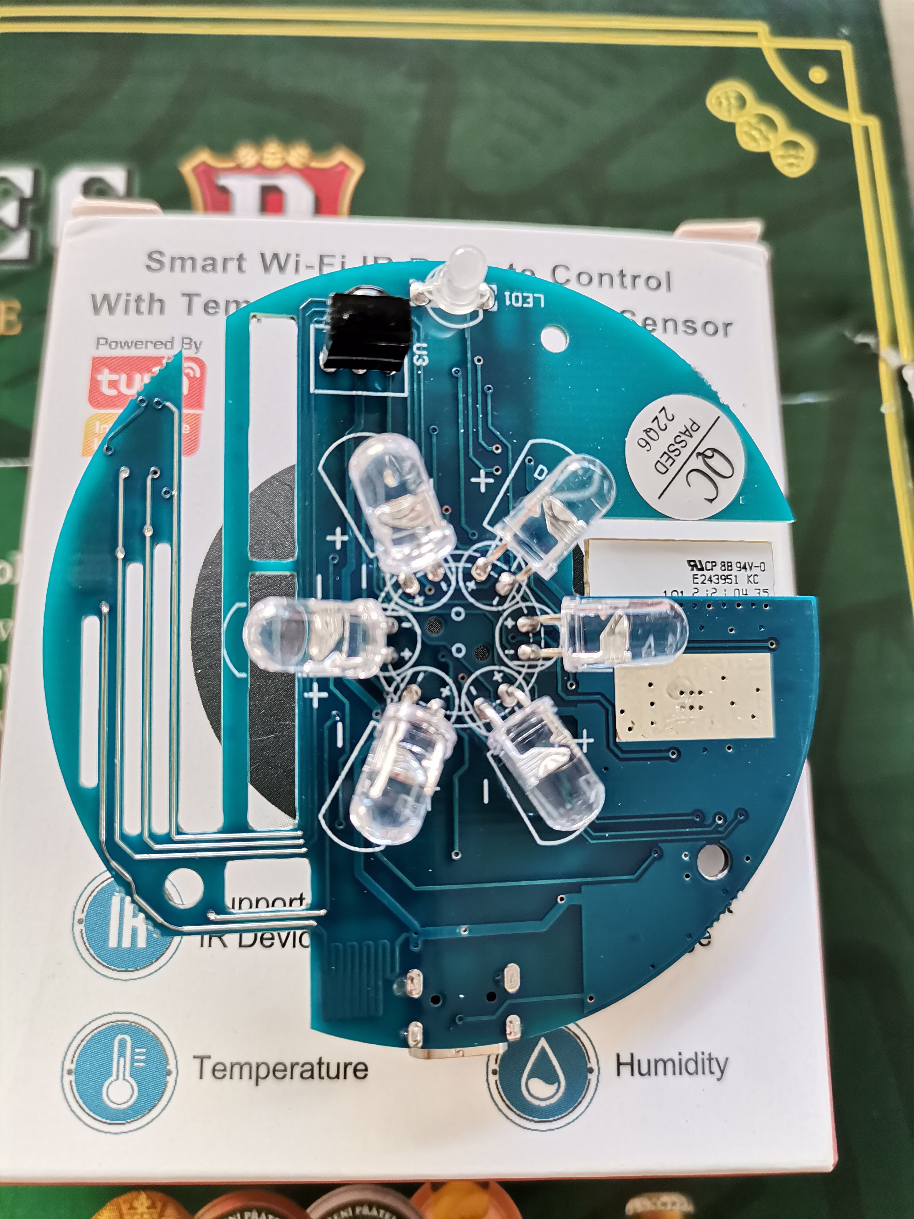 [BKN7231N CBU] Universal remote control with temperature and humidity sensor