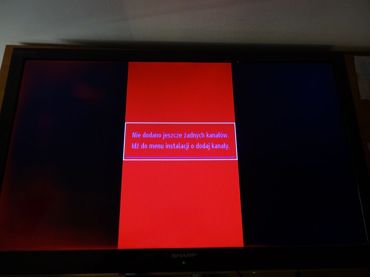 Sharp LC-40LE510E - Czerwony obraz słabe odświeżanie