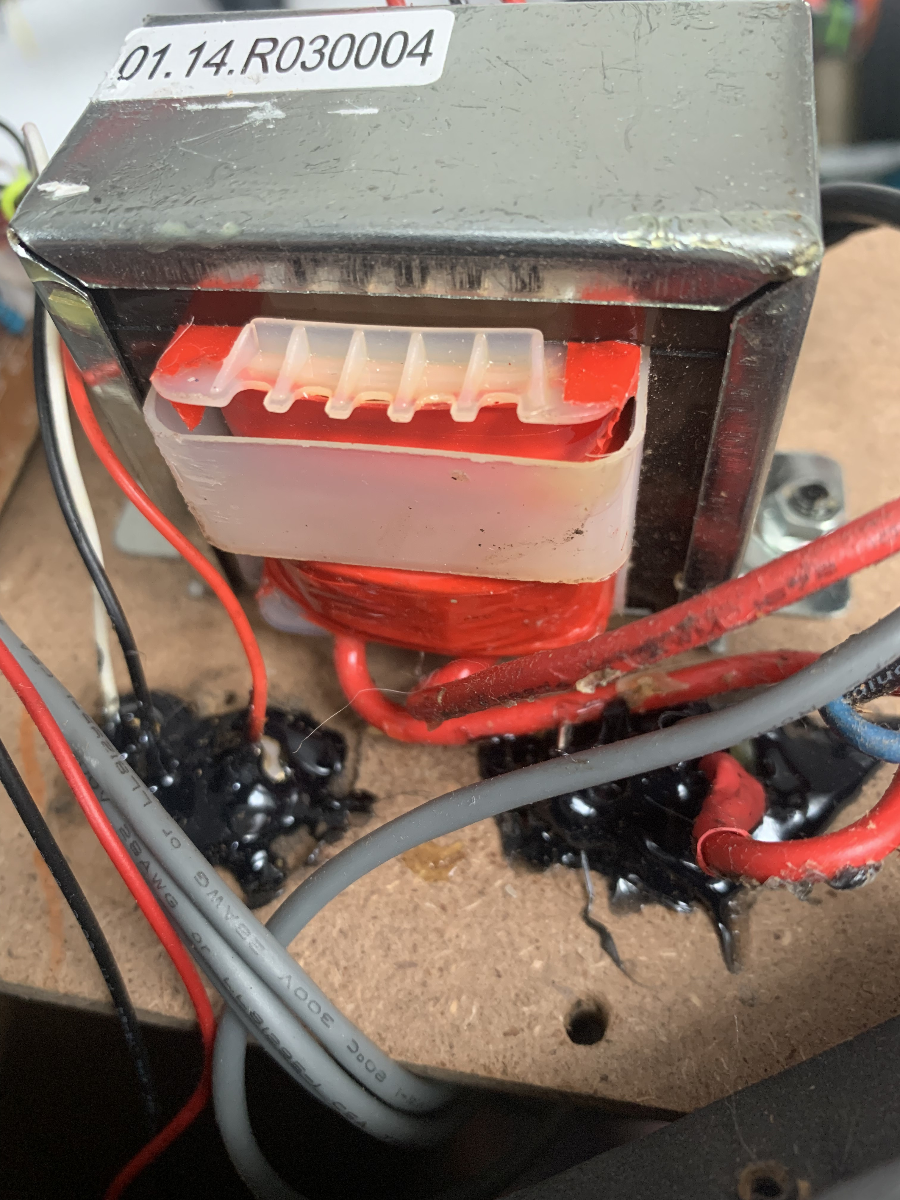 [Rozwiązano] Dobór transformatora do zestawu głośnikowego IBOX SP1300A ...