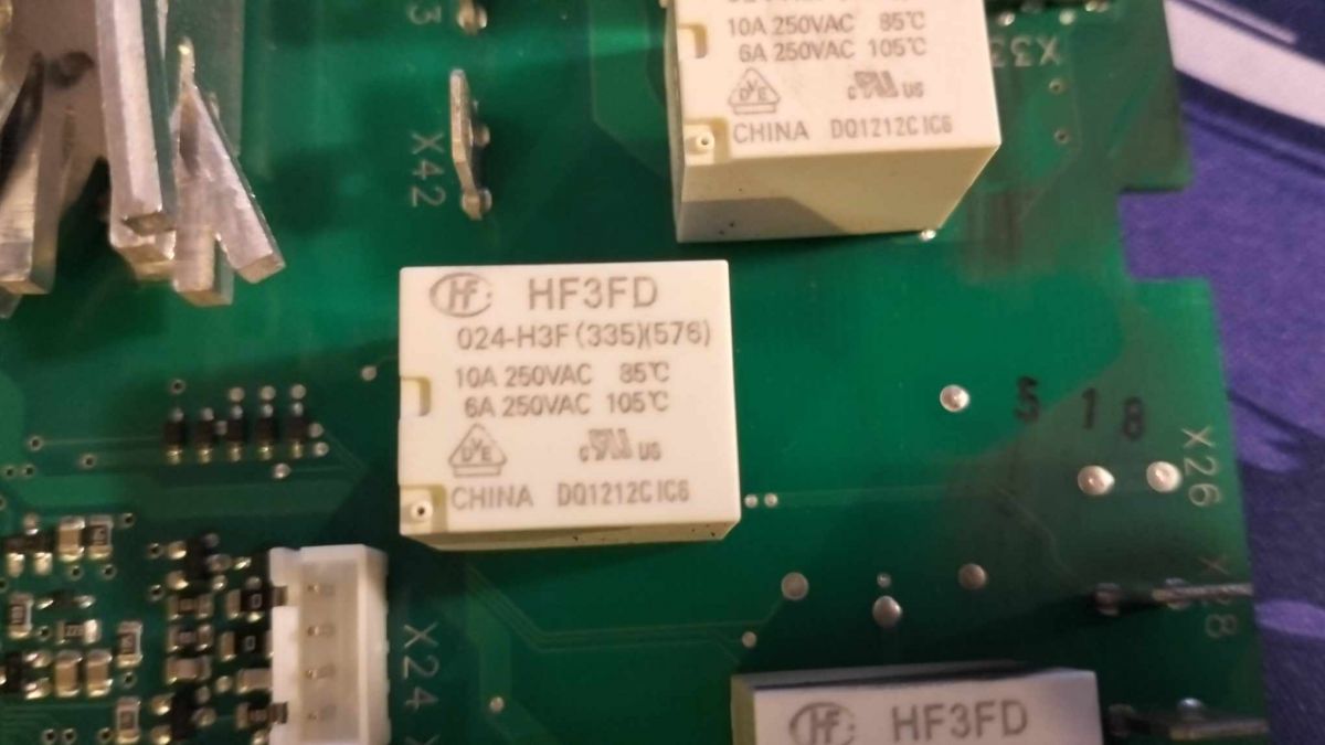 Poszukiwany przekaźnik elektromagnetyczny HF3FD/024-H3F (335) (576) do ...