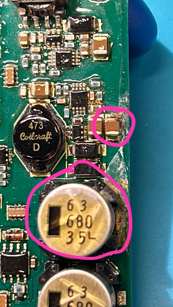 Identyfikacja kondensatorów na PCB wspomaganie kierownicy Volvo