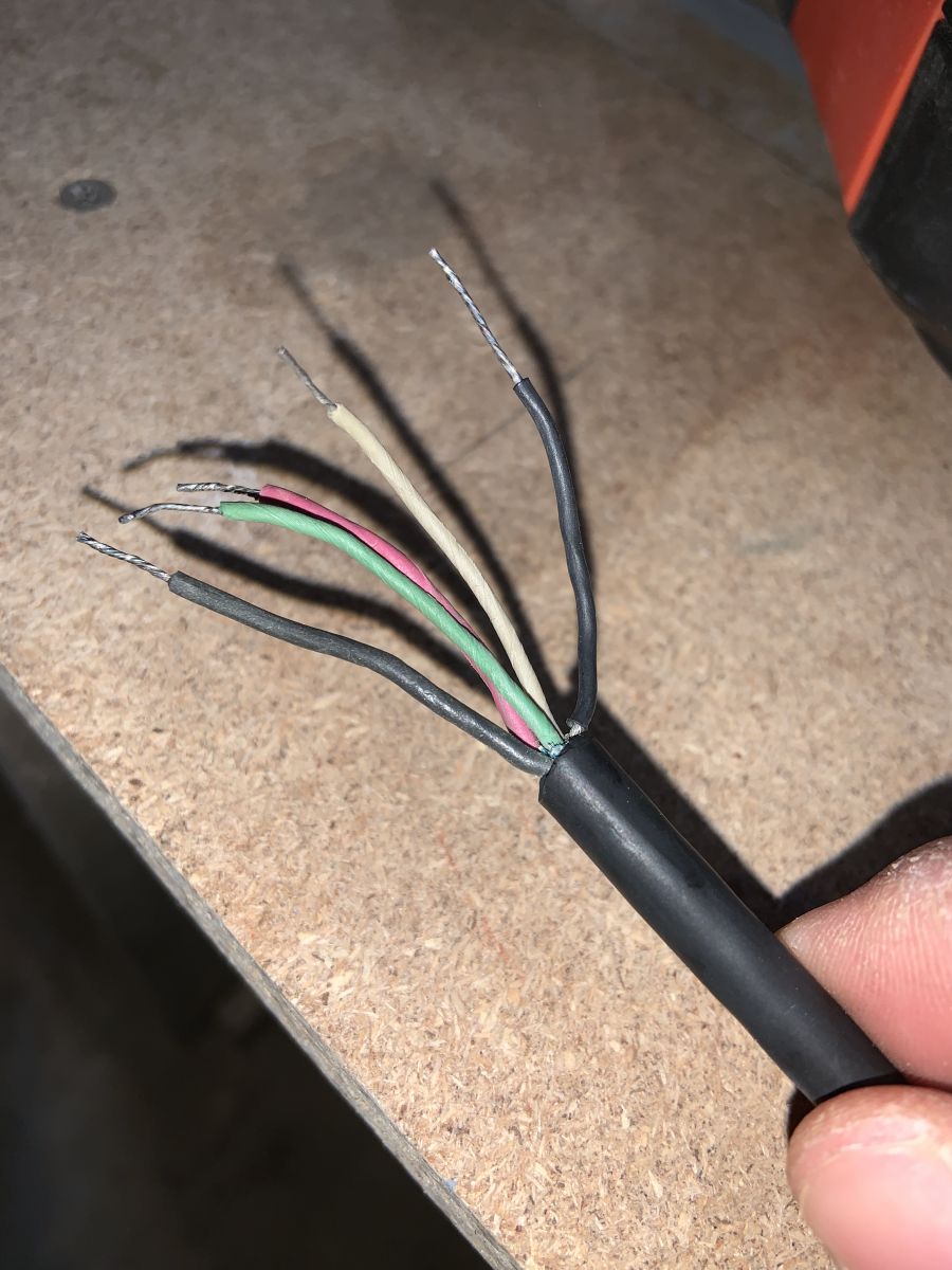 Podłączenie mikrofonu Shure 527B do XLR: identyfikacja kabla shield i ...