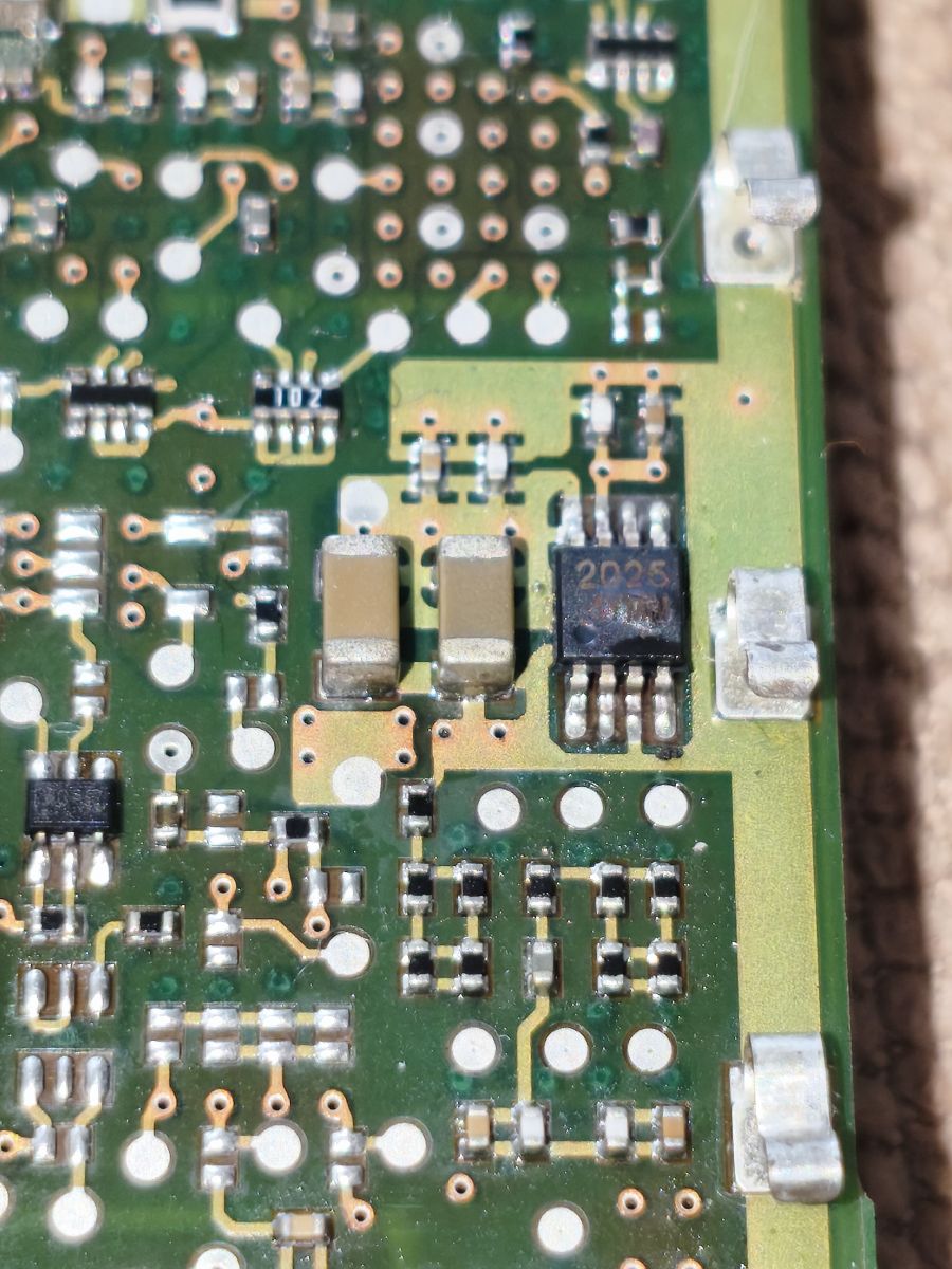 Citroen C5 2009 RT4 Magneti Marelli – oznaczenie SMD uszkodzonego układu