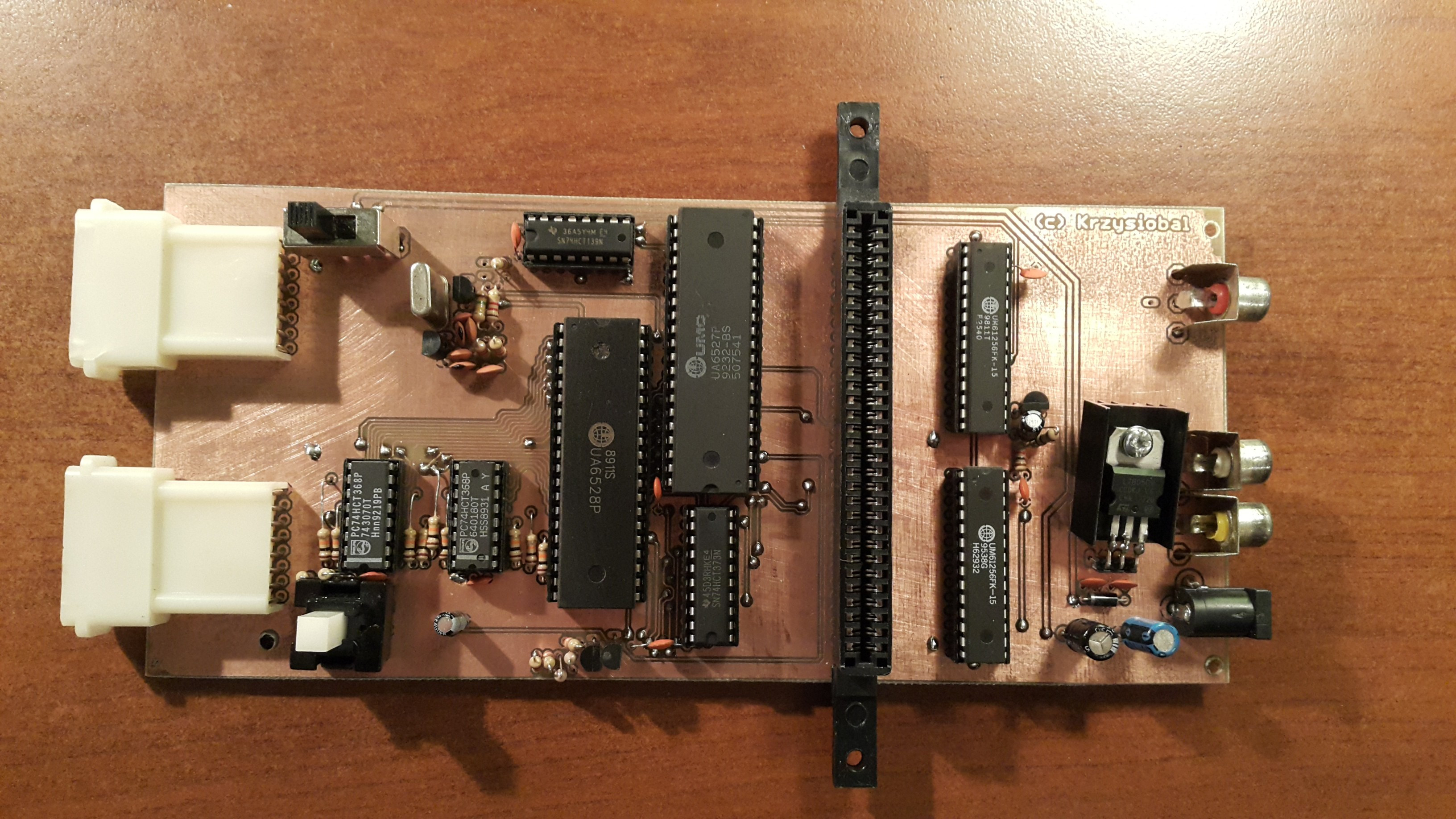 Restoring interesting mini NES clone (DY-636N) - nesdev.org
