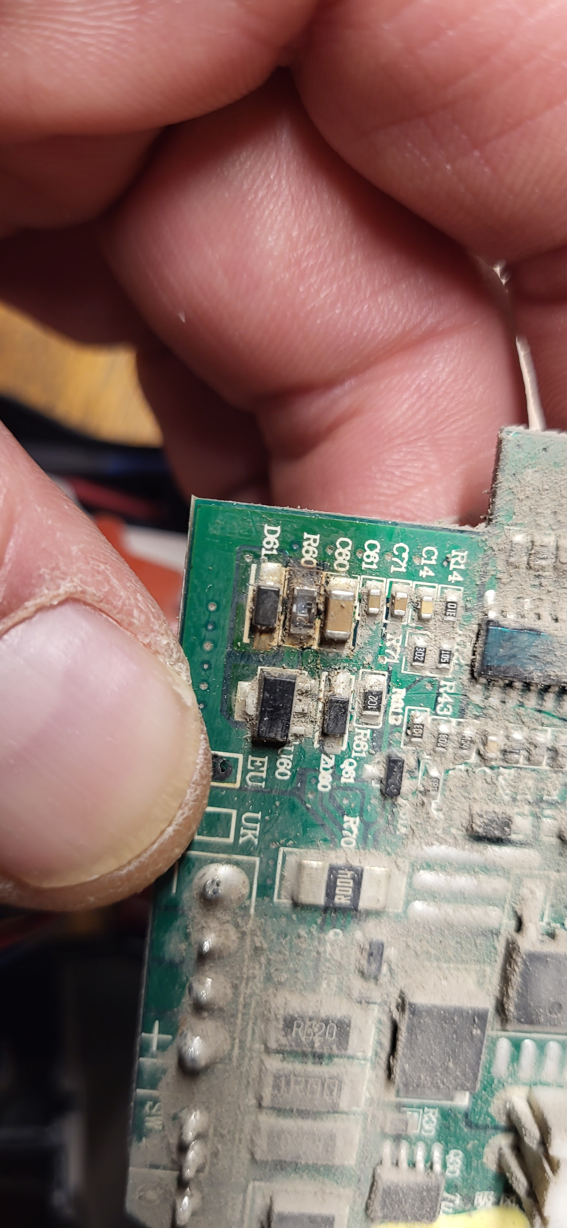 Hoover H FREE 200 Jaki element spalił się w module odkurzacza?