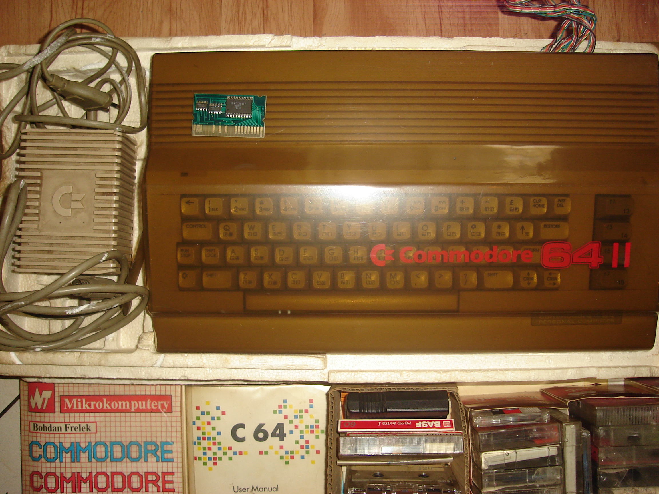 [Sprzedam] Commodore 64 - magnetofony, kasety, literatura