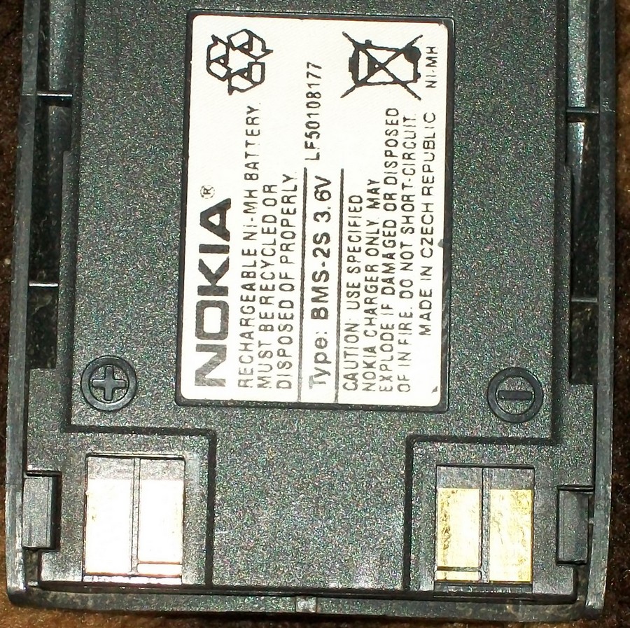 Nokia 5110 NSE-1XN - Nie działa łaowanie telefonu- zepsute gniazdo.