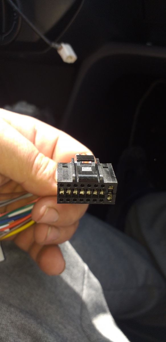 [Rozwiązano] Rozpiska kabli w kostce radiowej VW Polo 9N 2008 ...