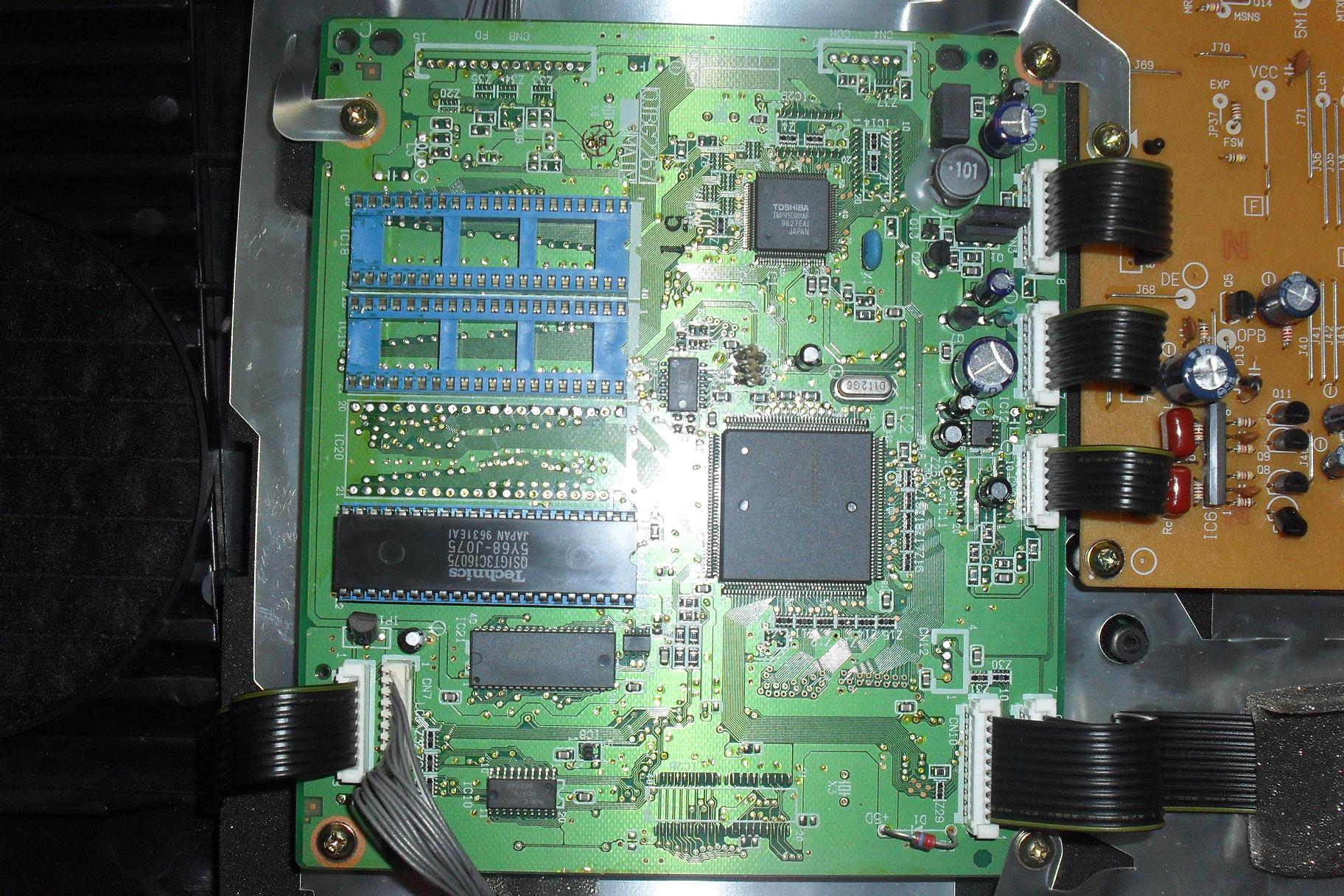 Keyboard Technics KN-720 stacja dyskietek gdzie podłaczyc?