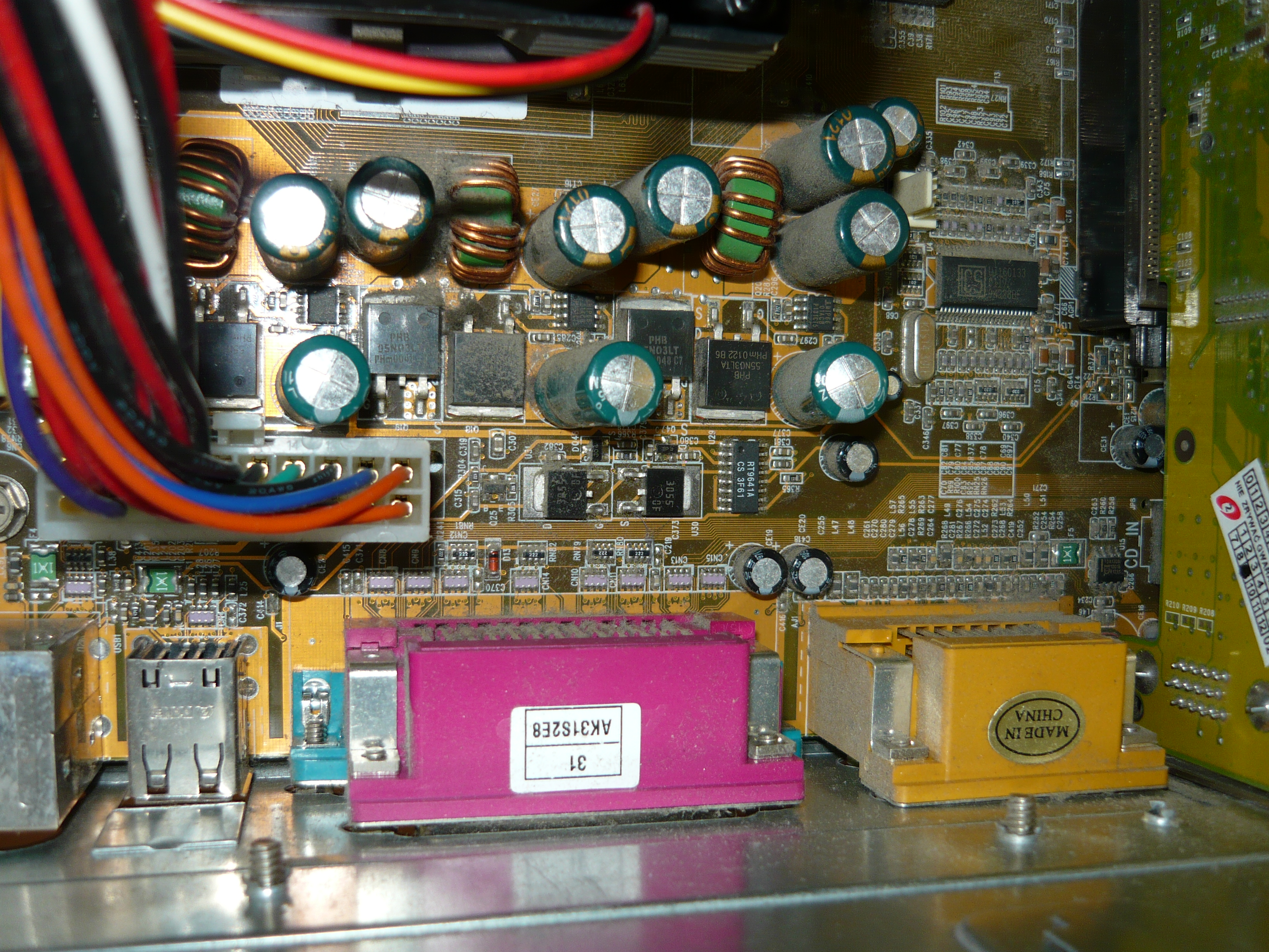 Komputer Shuttle AK31 nie wyświetla obrazu, dioda monitora miga ...