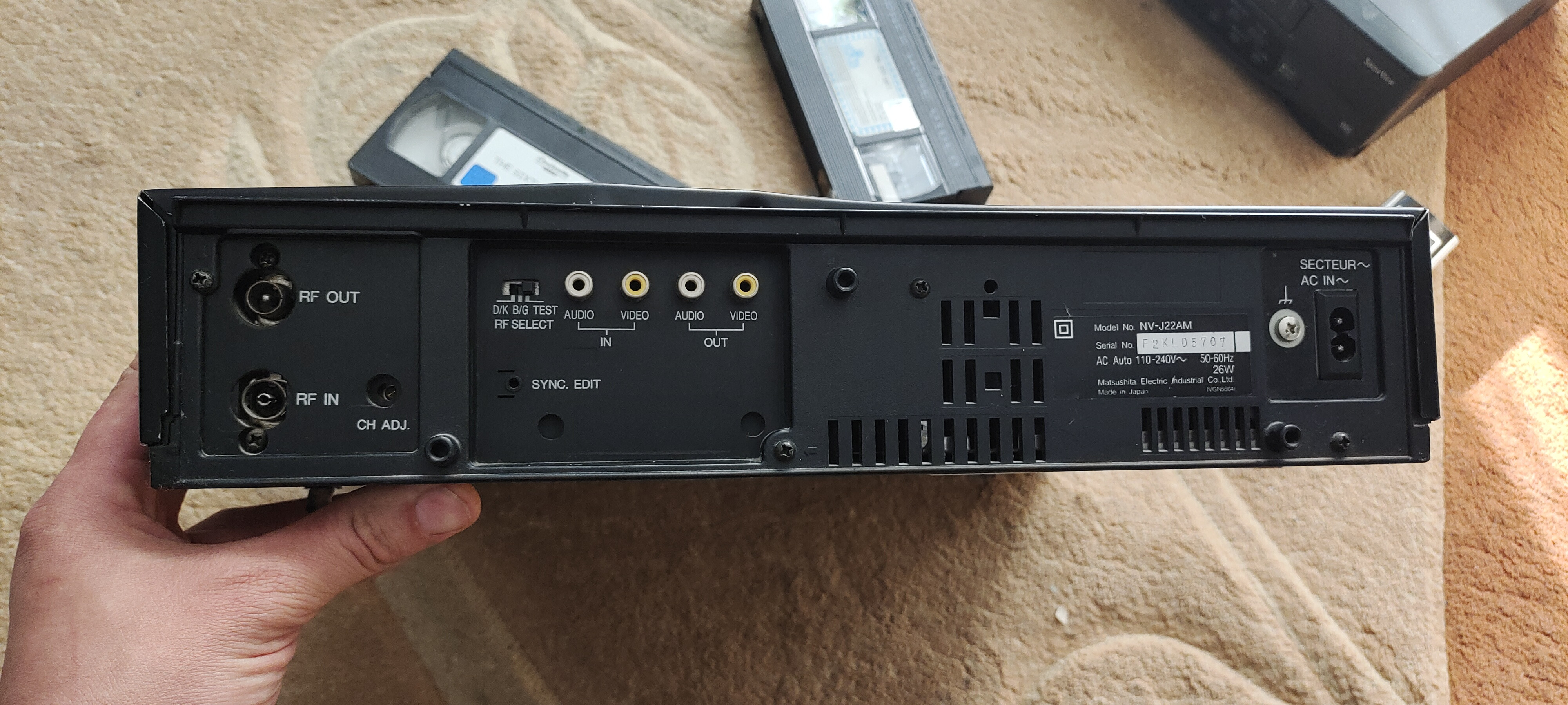Brak obrazu i 2 białe pasy w magnetowidzie Panasonic NV-J22 - wejście ...