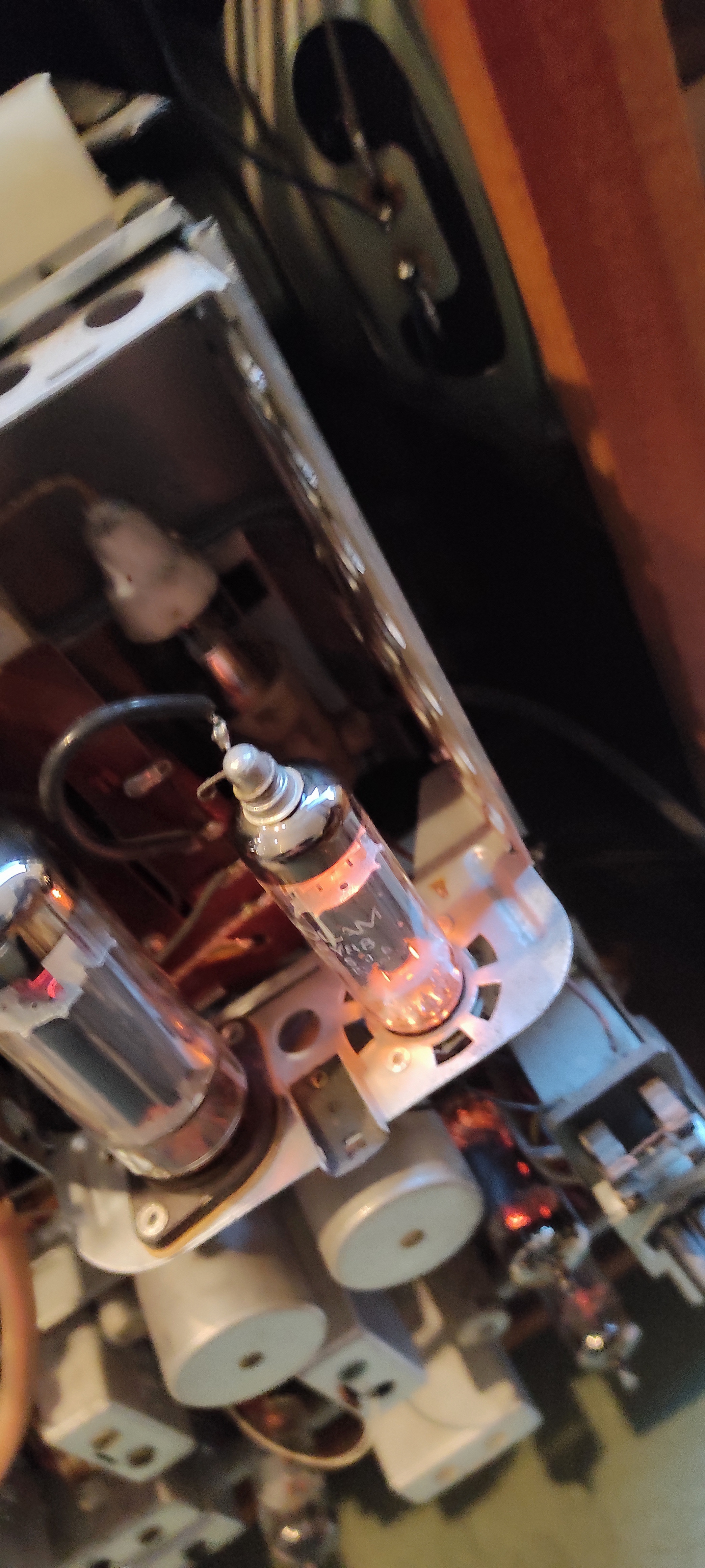 Jak naprawić ciemnienie i zwężanie obrazu w Diora Szecherezada?