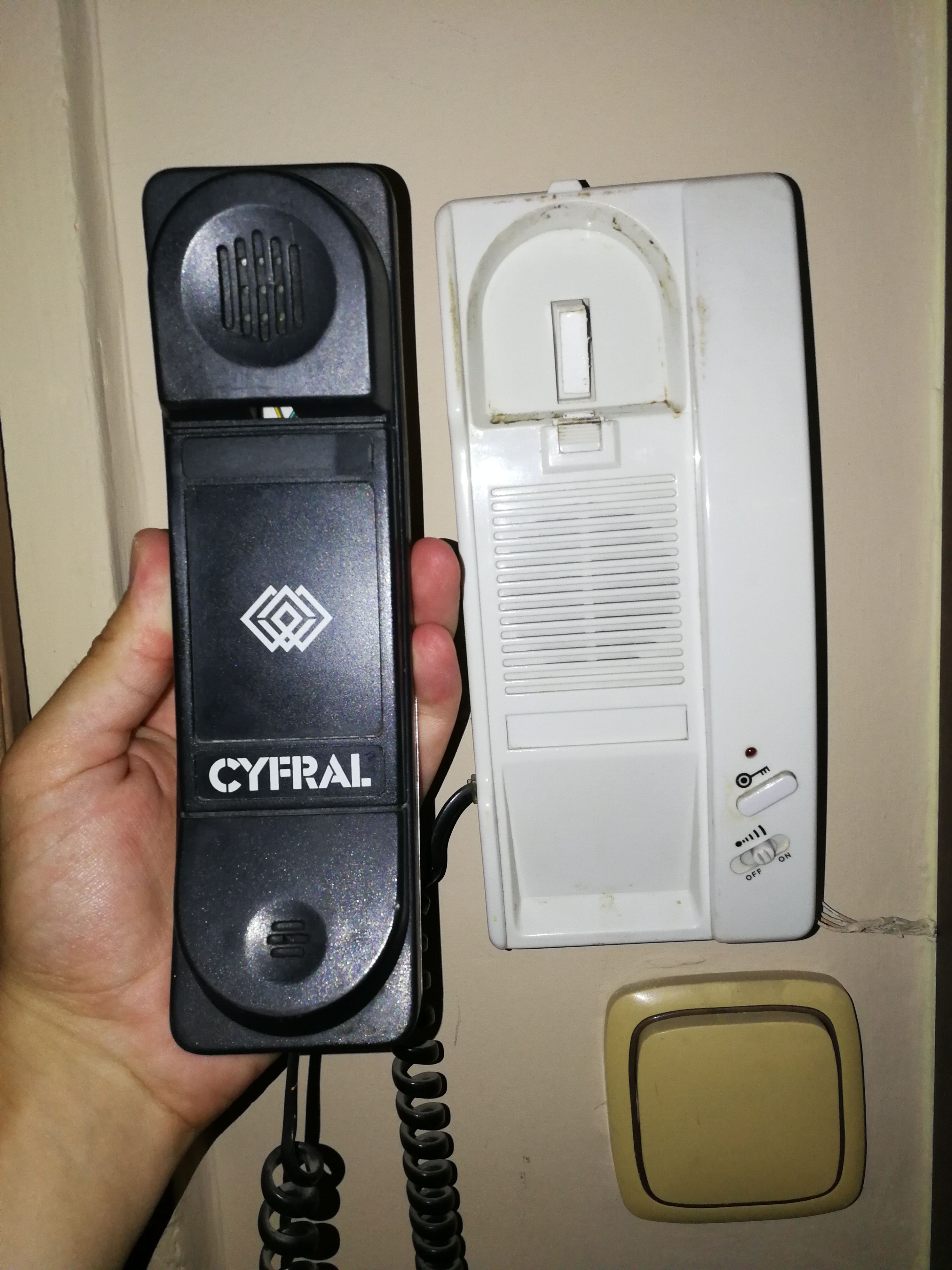 Domofon cyfral wymiana słuchawki na taką z regulacją głośności