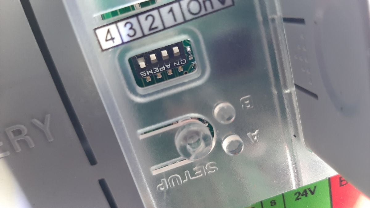 Centrala E024S, siłowniki FACC S418- konfiguracja automatyczna.