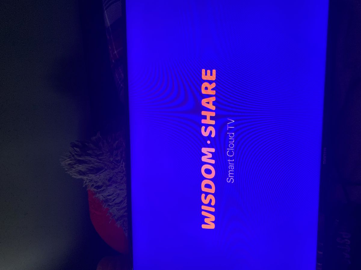 Wisdom share smart cloud Tv zacięty telewizor firmy Manta co zrobić