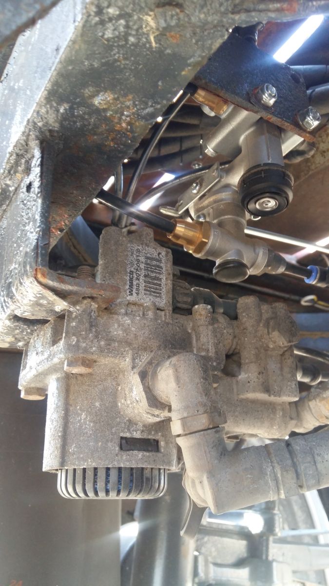 Wabco 480102014R - Schemat elektryczny modulator ebs przyczepa