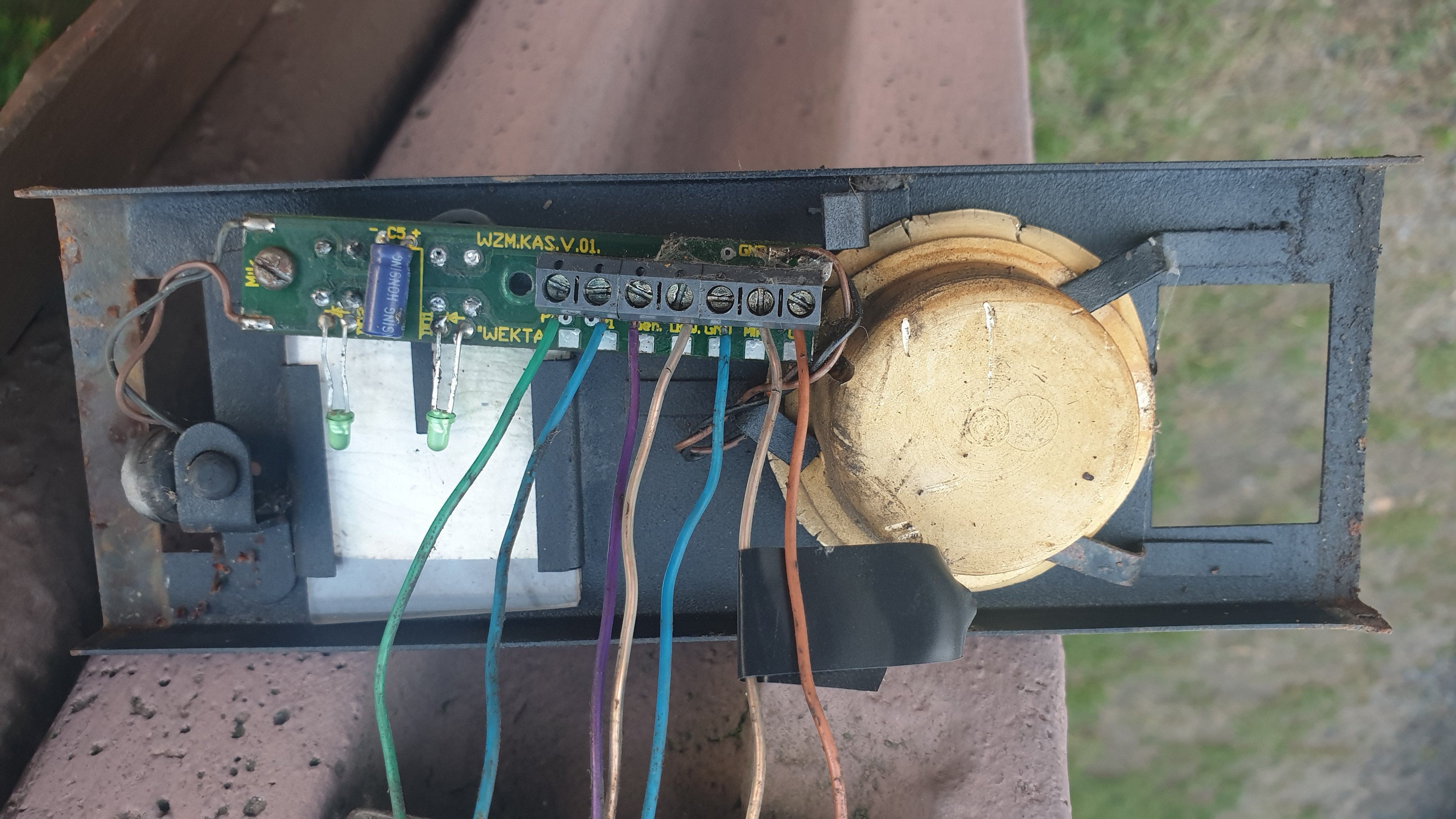Jak podłączyć nowy domofon Mifon do istniejącej instalacji 7-przewodowej?