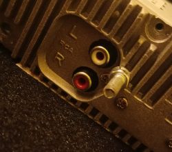 Podłączenie subwoofera Blaupunkt GTb 1200ES do radia samochodowego: porady, kable RCA, zdjęcia