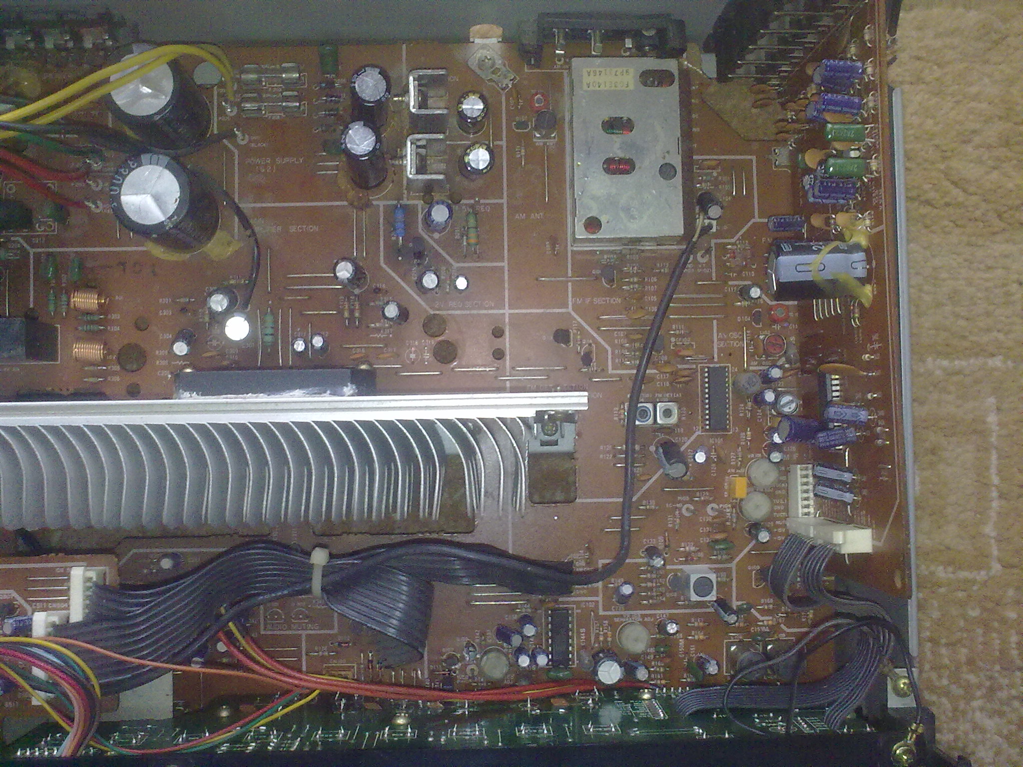 Które nóżki w STK4151V odpowiadają za lewy kanał?