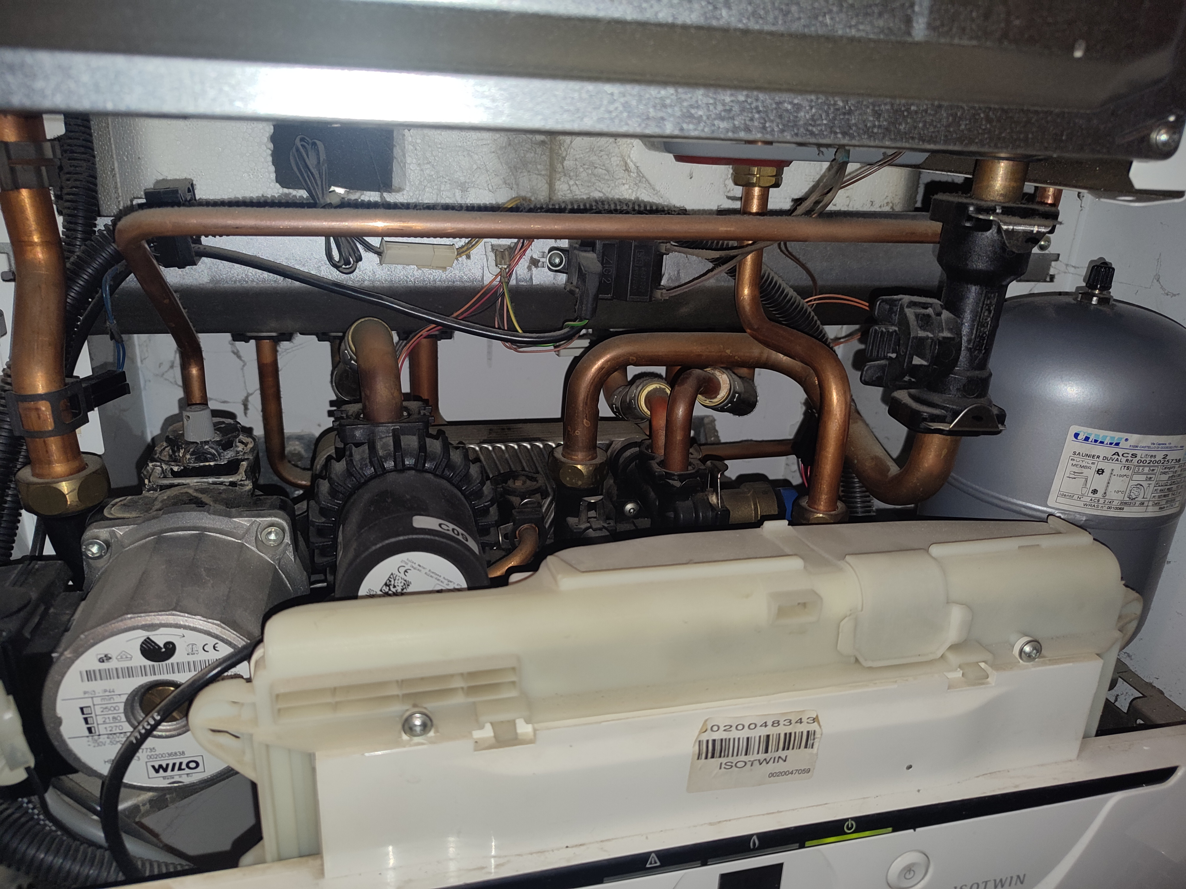 Brak ciepłej wody po przeglądzie pieca - czy serwisant mógł coś przestawić?