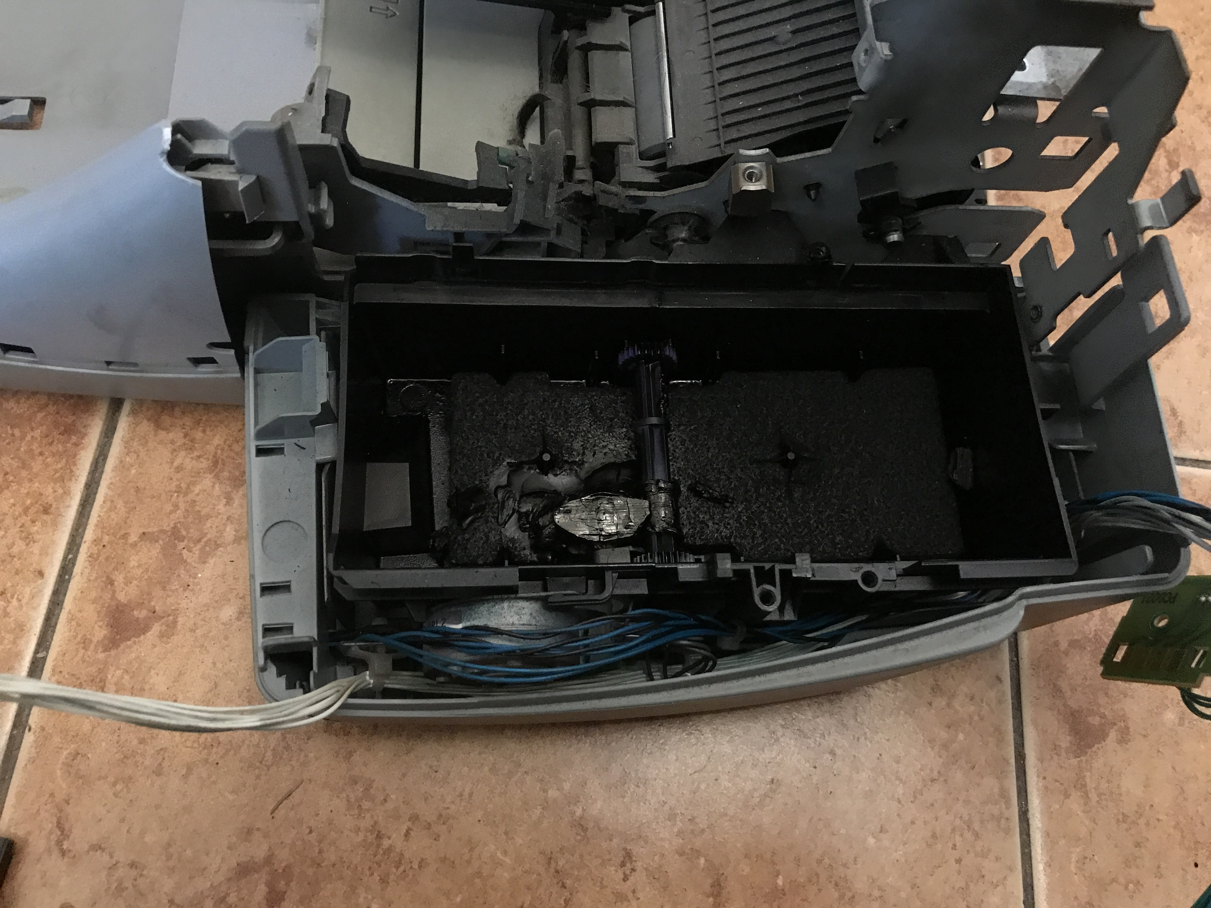 Wnętrze HP DeskJet 990Cxi C6455A oraz wykorzystanie zasilacza i ...