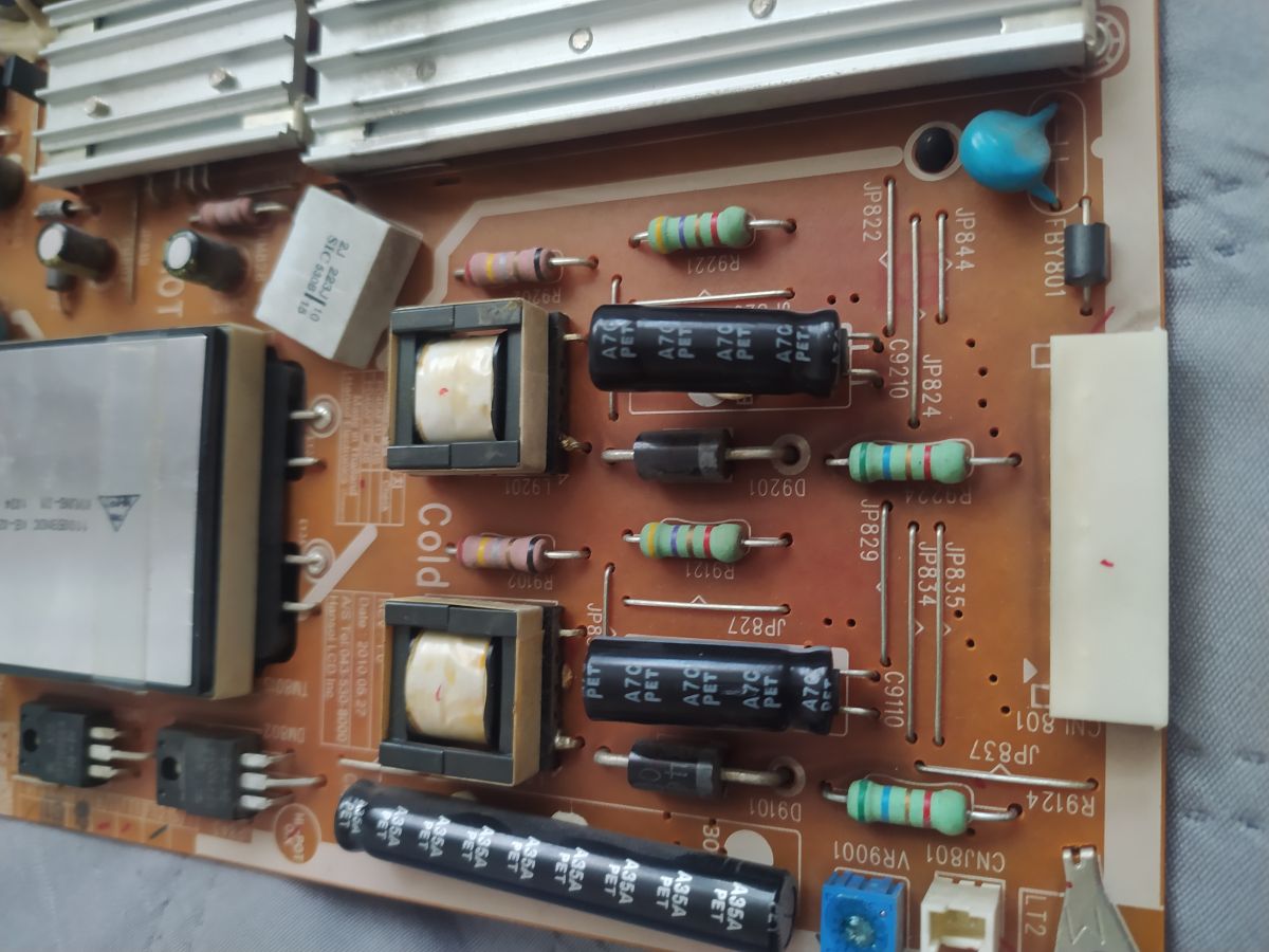 [Rozwiązano] Samsung UE40C6500 - Obraz ciemniejszy od połowy, czy to ...