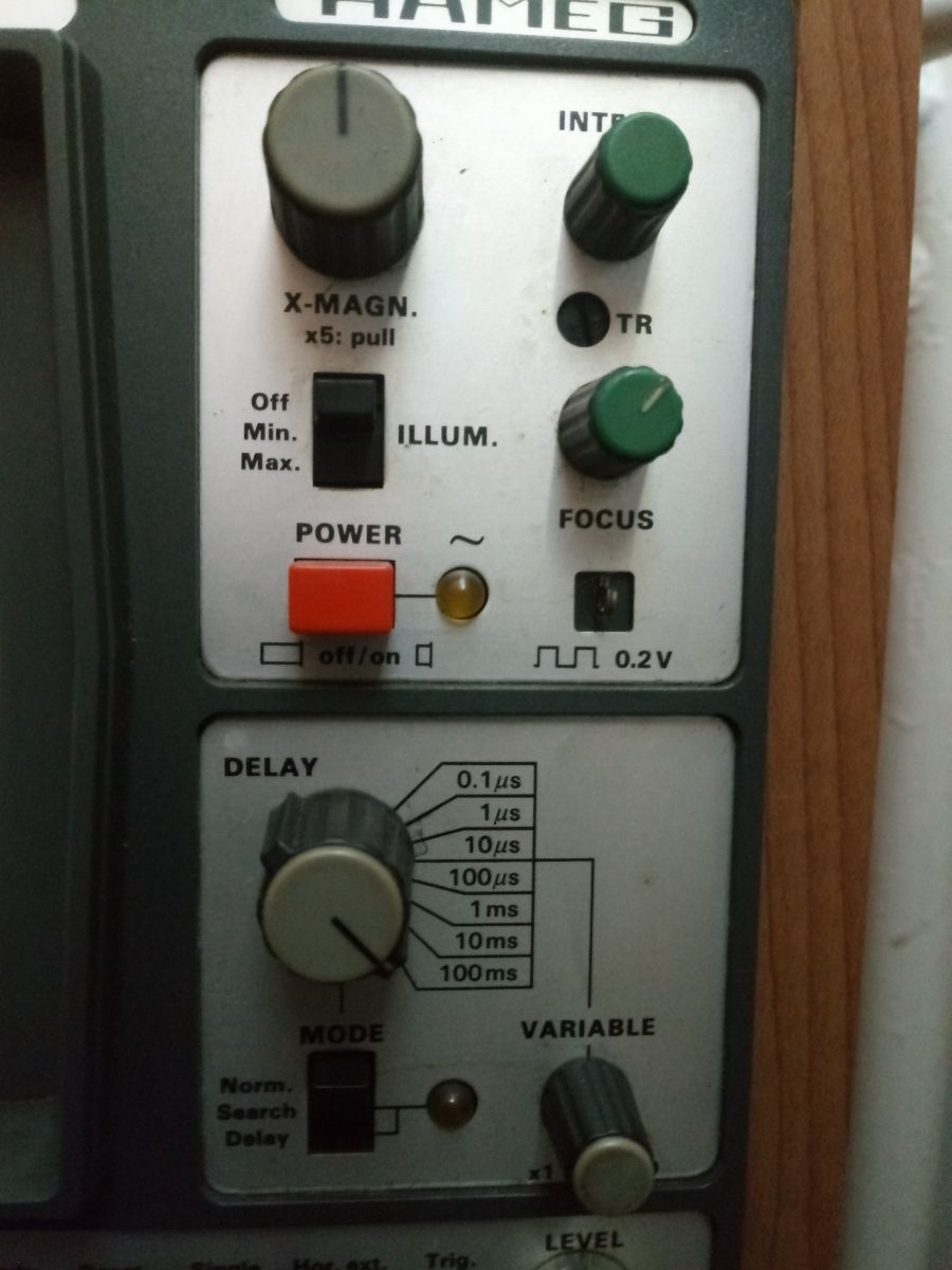 [Rozwiązano] Oscyloskop Hameg HM412-5: Przesuwający się sygnał na ...