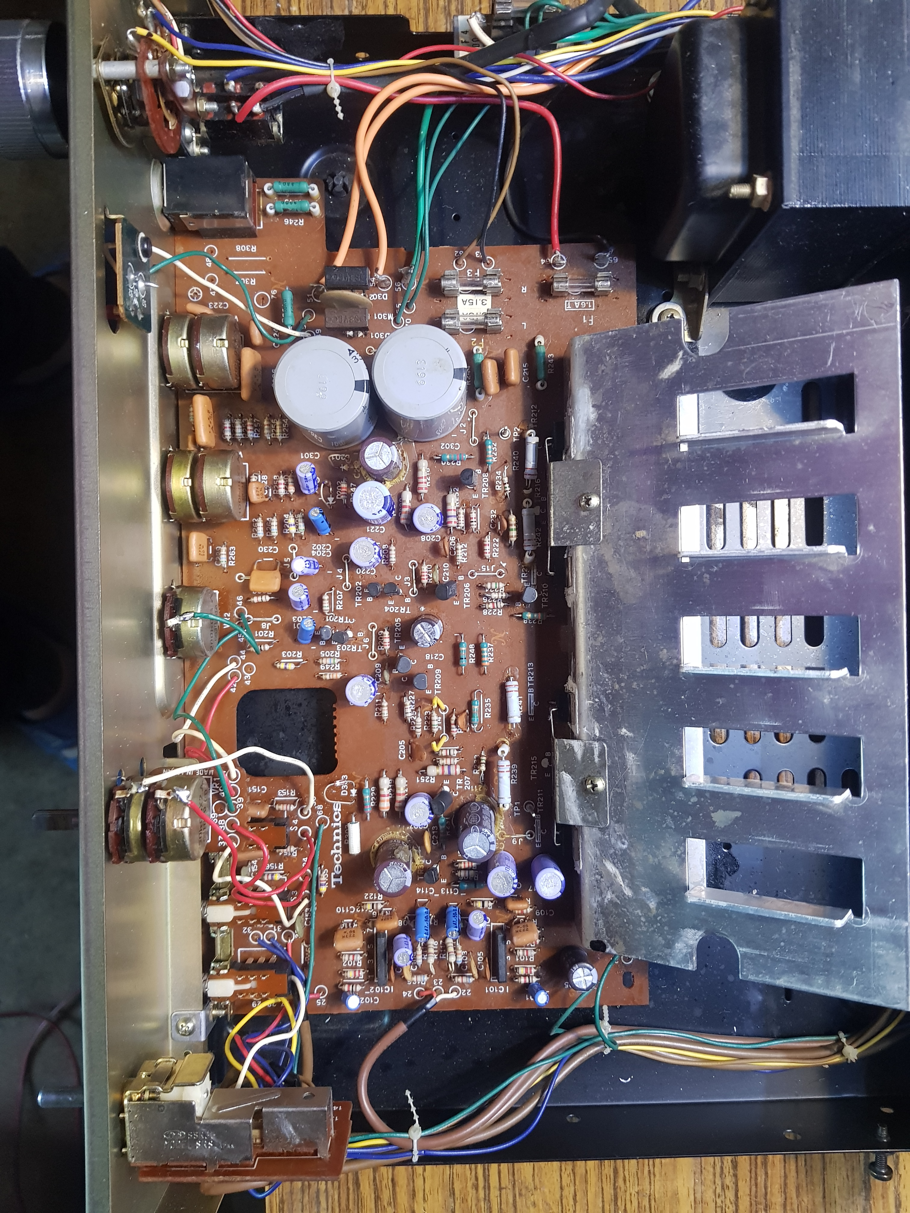 [Rozwiązano] Technics SU-7200 - pali tranzystory końcowe oraz rezystor