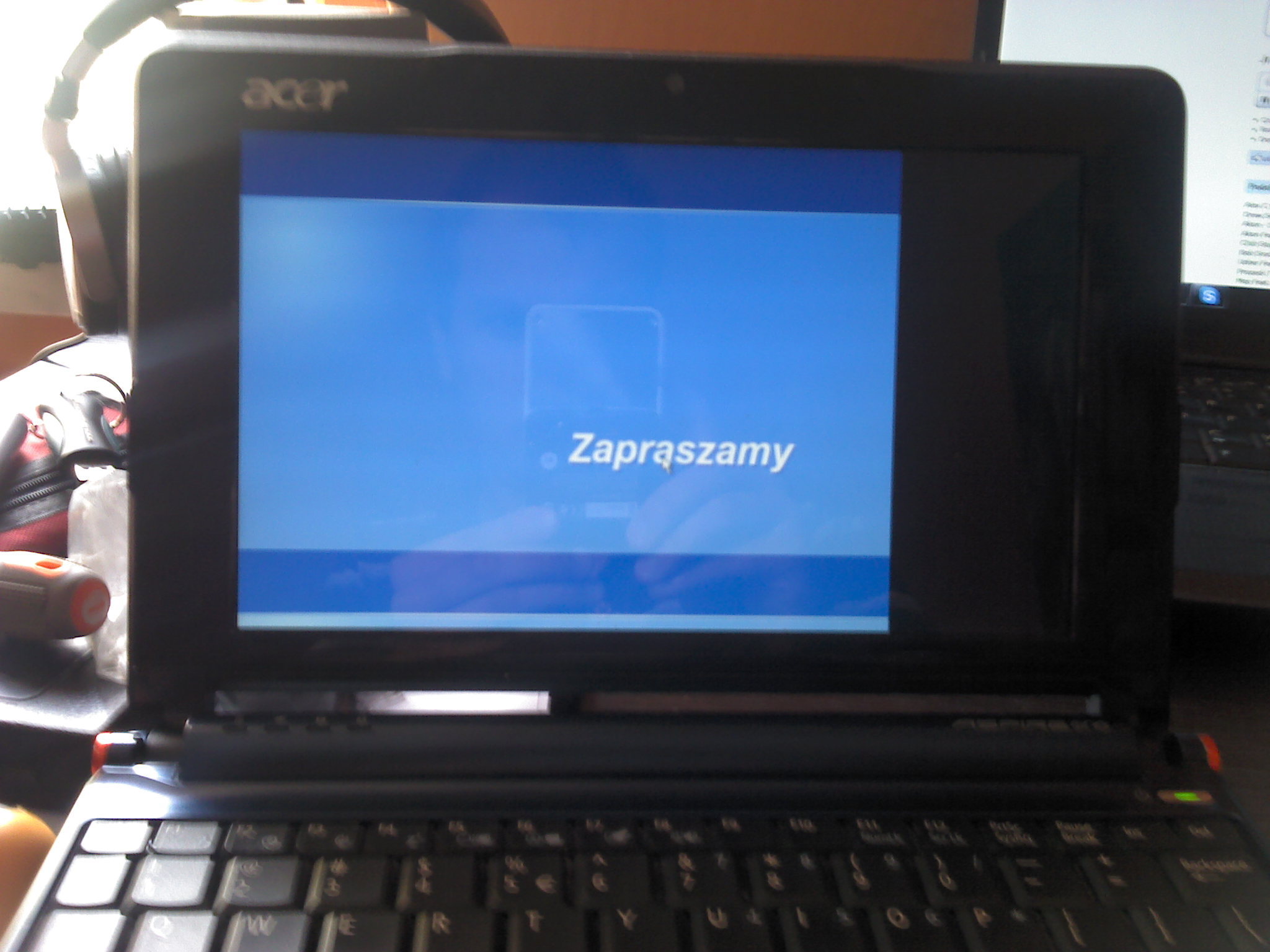 netbook acer aspire one zg5 obraz przesunięty w lewo