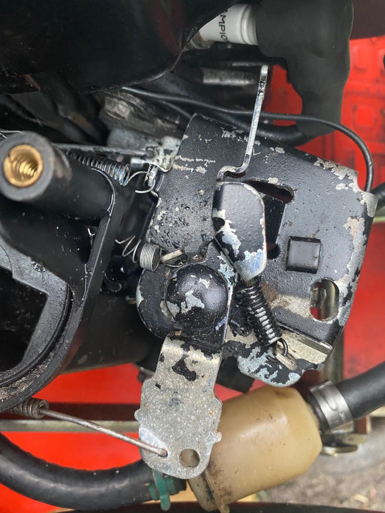 Niekompletny gaźnik oraz cewki ładowania BRIGGS STRATTON 60 INTEK EDGE OHV