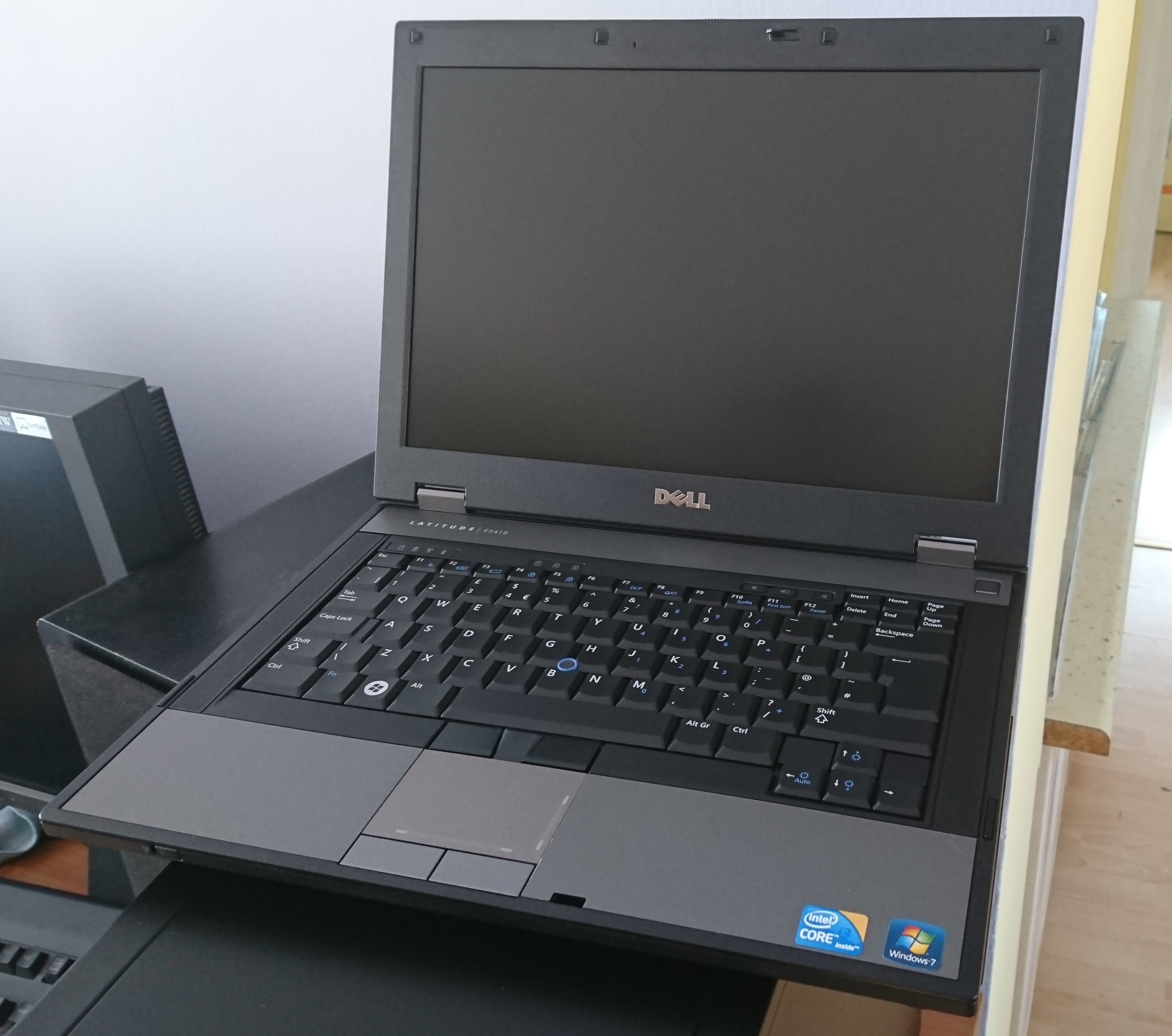 [Sprzedam] Laptop DELL E5410 i3, 4GB RAM, 320GB HDD, Matryca 1280x800 ...