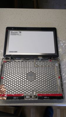 DELL LATITUDE e7240 - Wymiana matrycy na typ bez uszek mocujących.