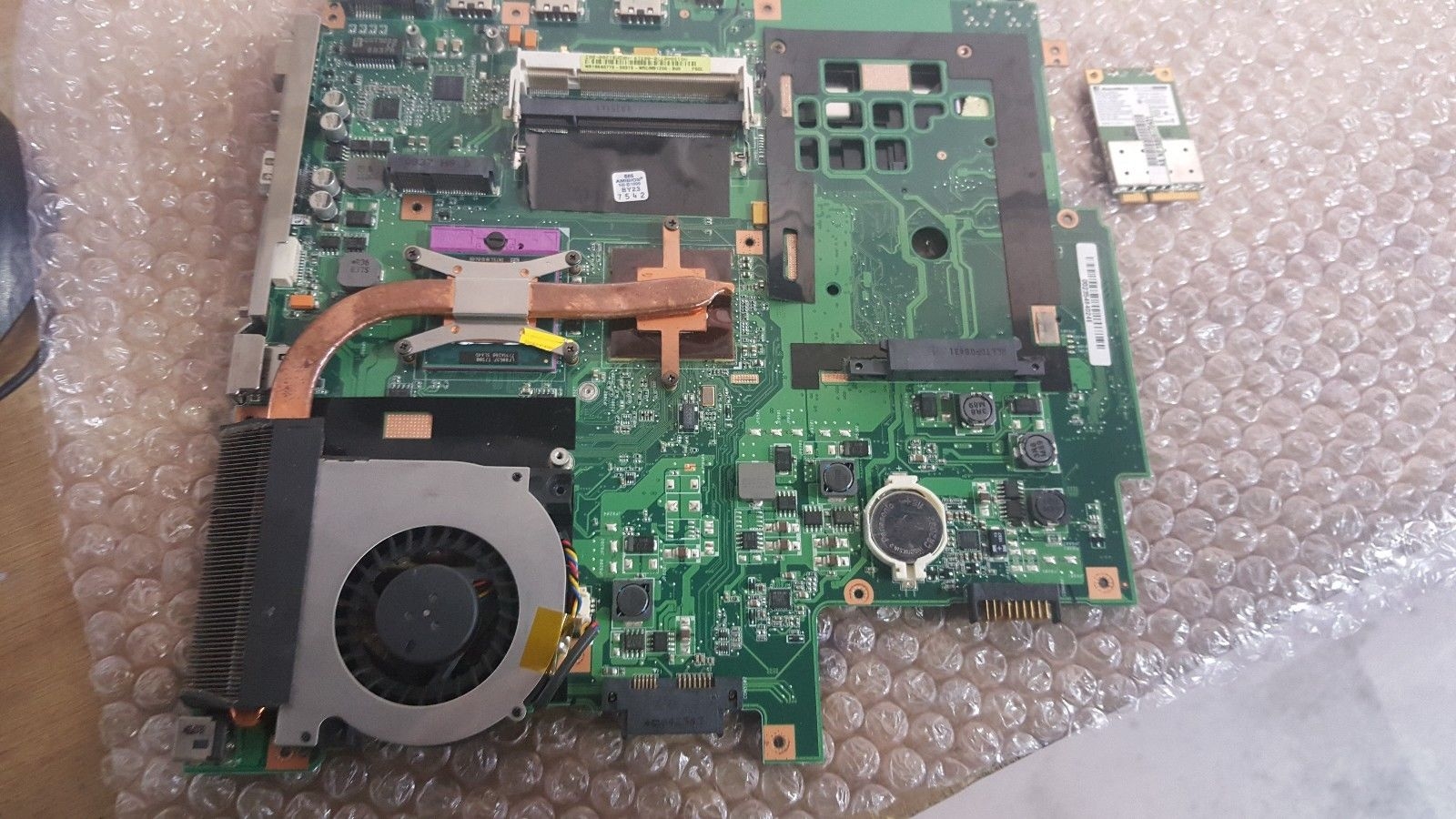 ASUS X50GL - Wyłącza się po odłączeniu zasilania od baterii