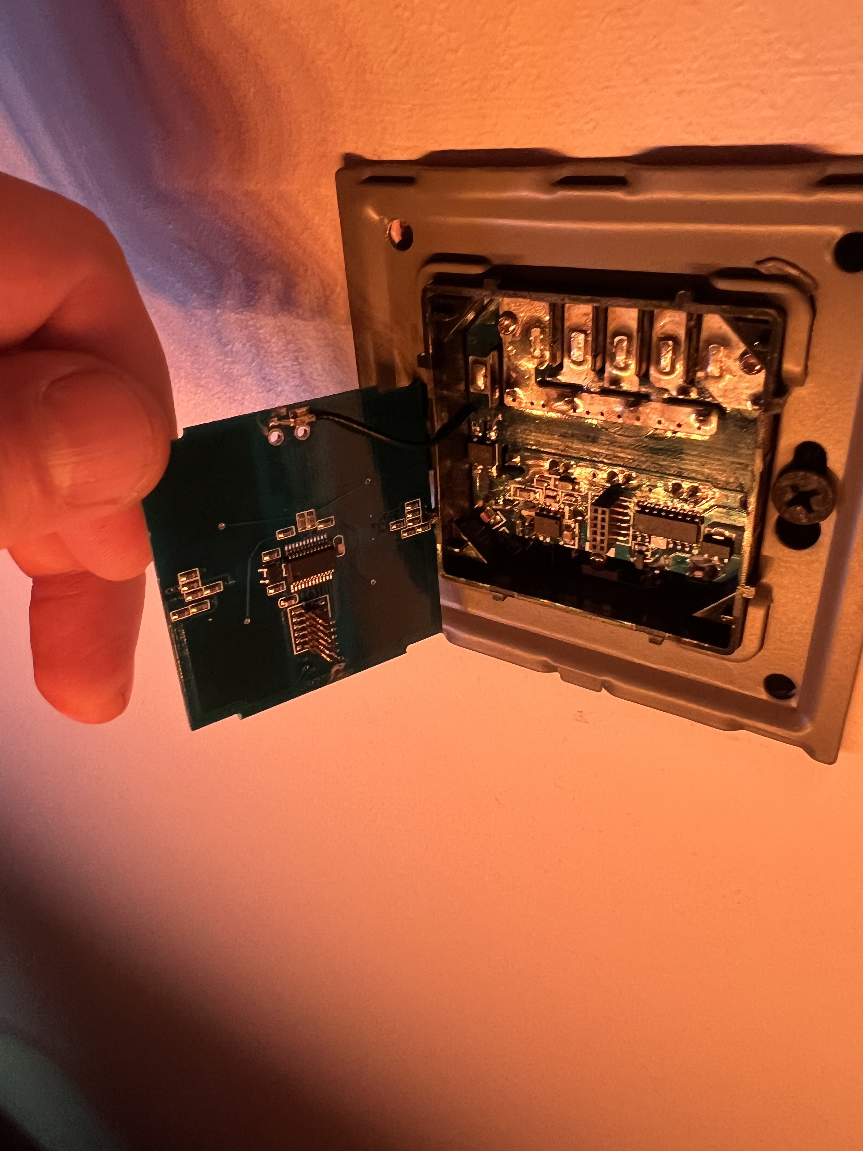 [BK7231N/T34] TW2-0001A -Bingoelec DIY Series Smart WiFi Wall Touch ...