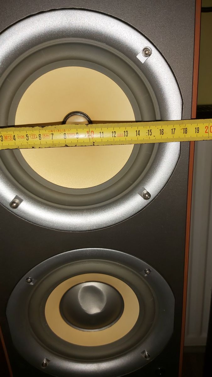 [Rozwiązano] Kolumny frontowe M-Audio HTS-700. Jakim konkretnie ...