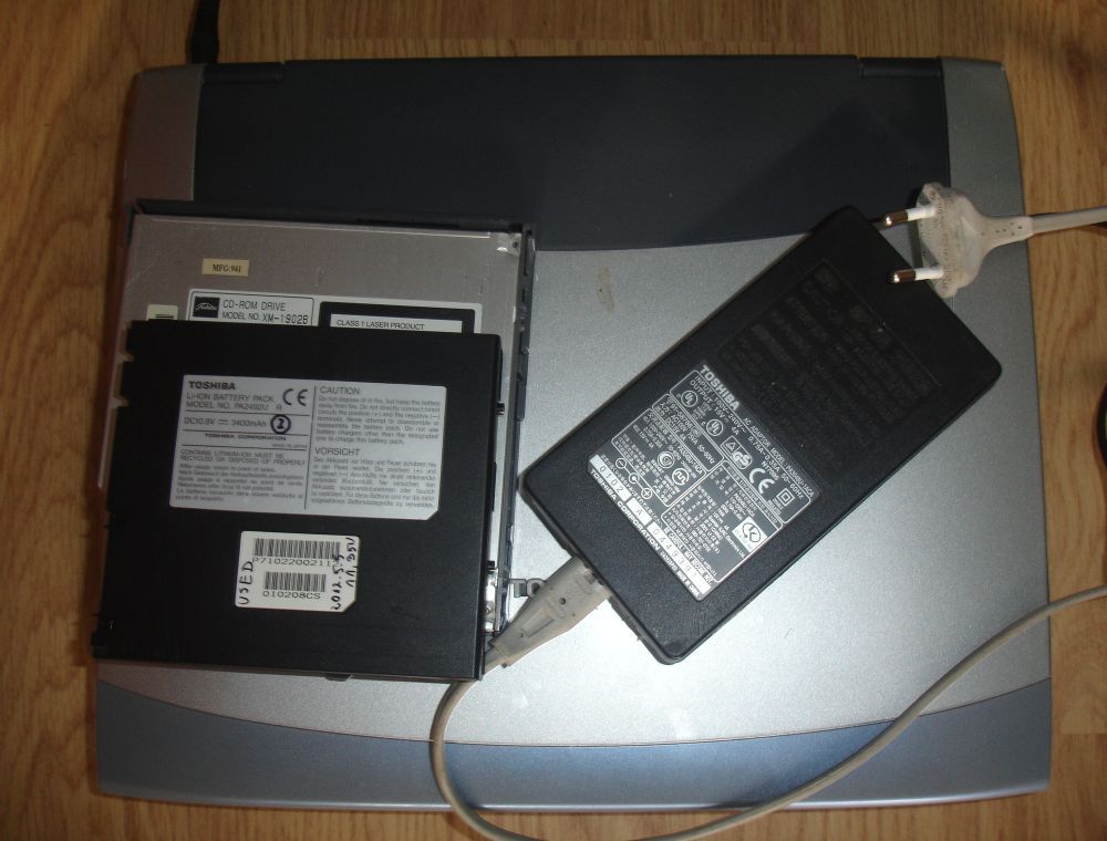 [Sprzedam] Laptop Toshiba Tecra 8200 ponad 5h na bateriach