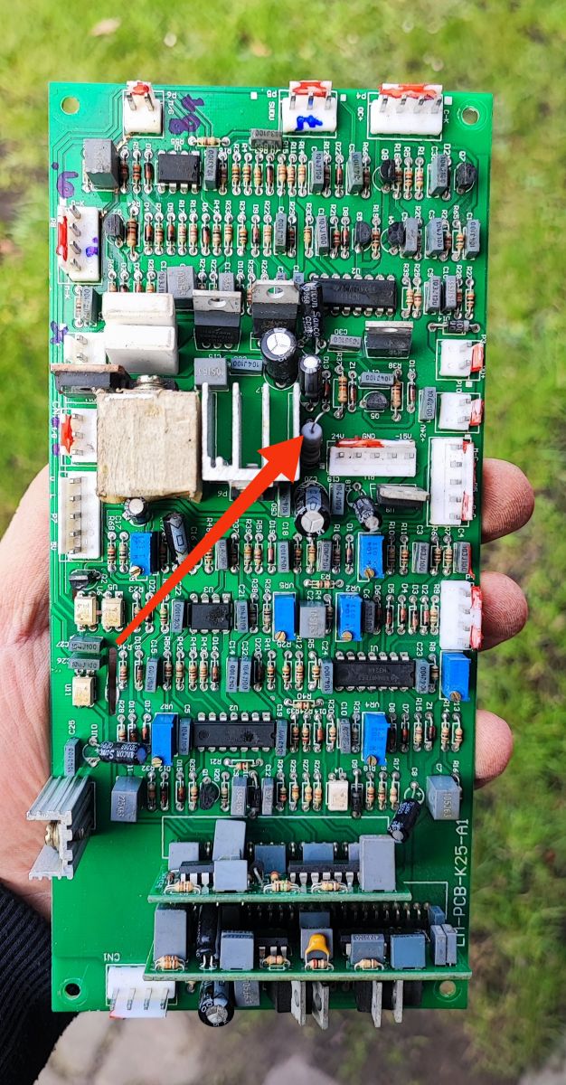 Magnum MIG 190II MMA - schemat płytki LM-PCB-K25-A1, rezystor R60 się pali