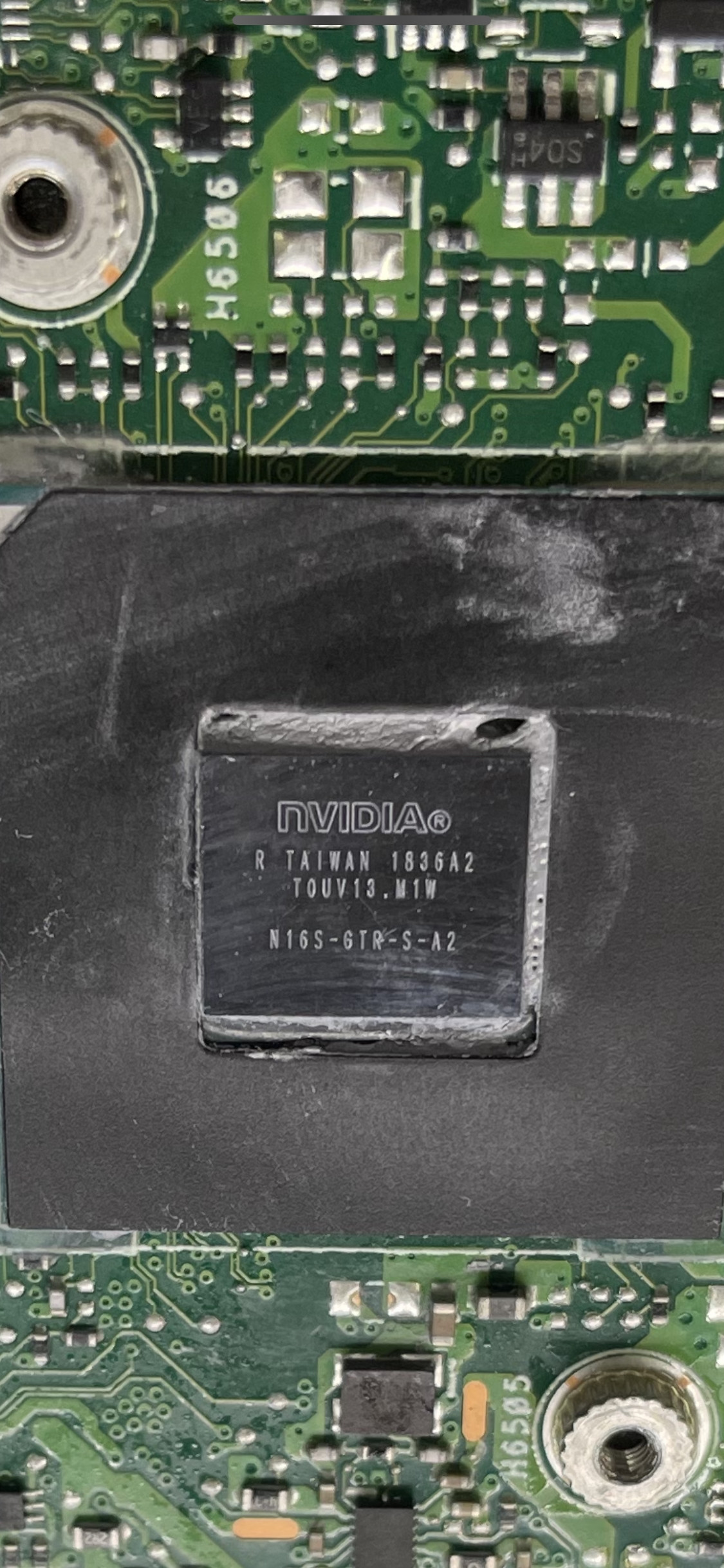 Asus R520U X510UNR - Samoistne starty i niska rezystancja tranzystorów CPU