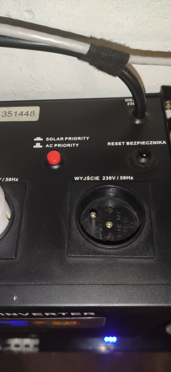 Odłączenie wbudowanej ładowarki w przetwornicy SINUS PRO 2500 VOLT ...
