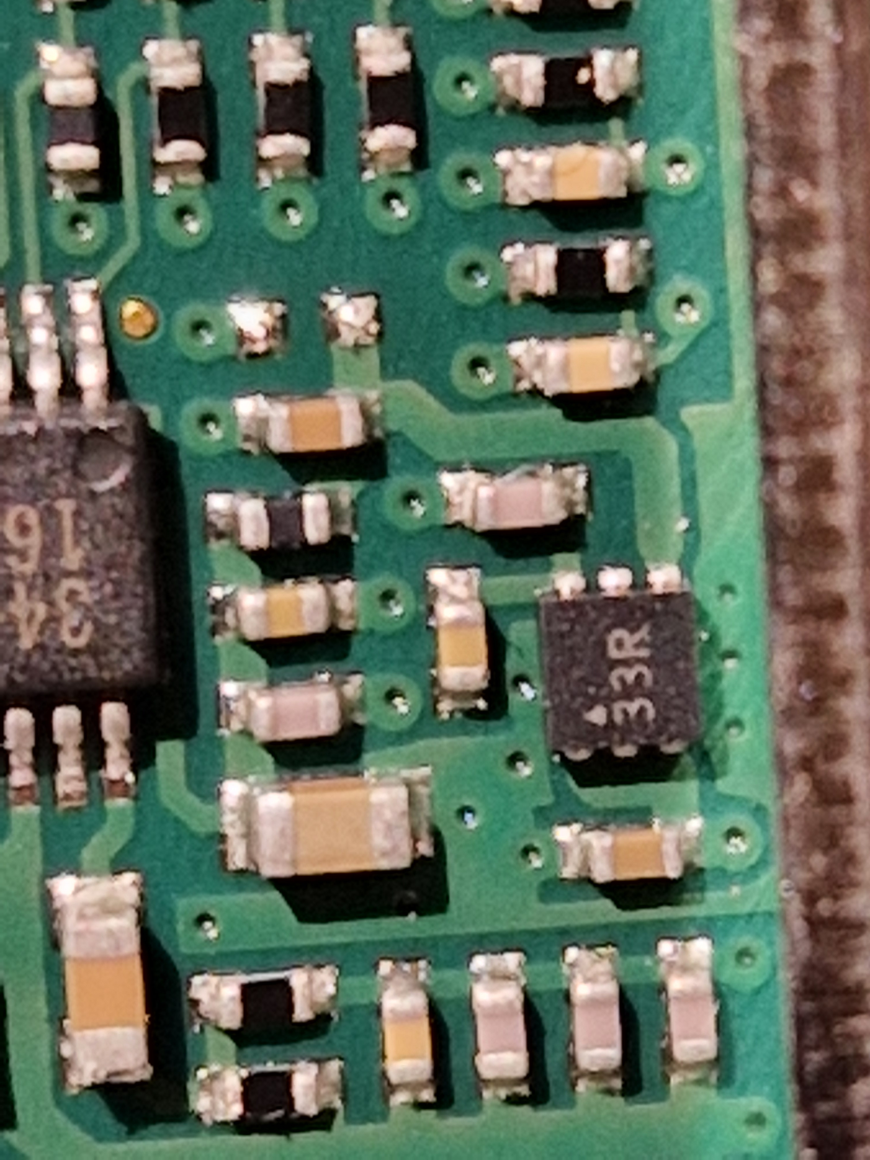 Identyfikacja elementu 33R w obudowie USP na gałęzi zasilania ...